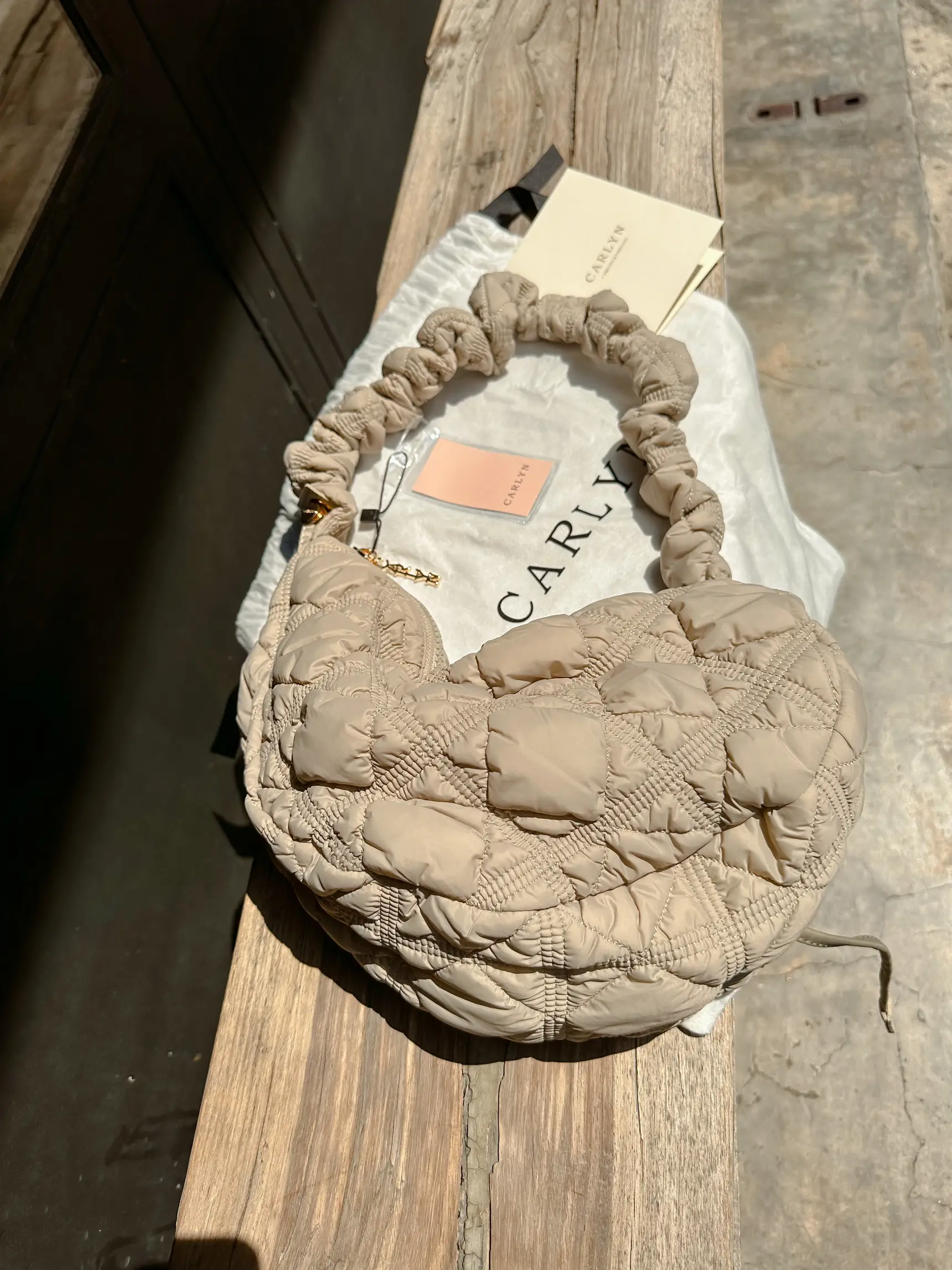 Carlyn Cozy Bag 🪩กระเป๋าเกาหลี2023 ปังไม่หยุด..ราคาจุก! | แกลเลอรีที่ ...