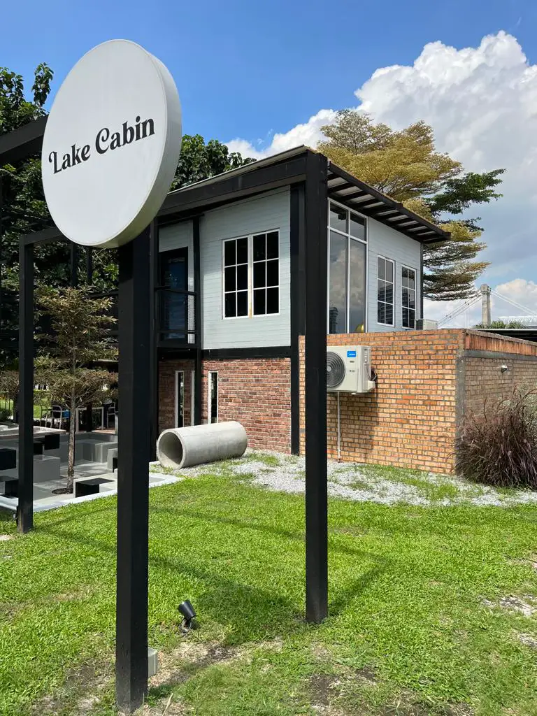 Muslim friendly cafe | Lake Cabin cafe | Galeri disiarkan oleh I’m cafe ...