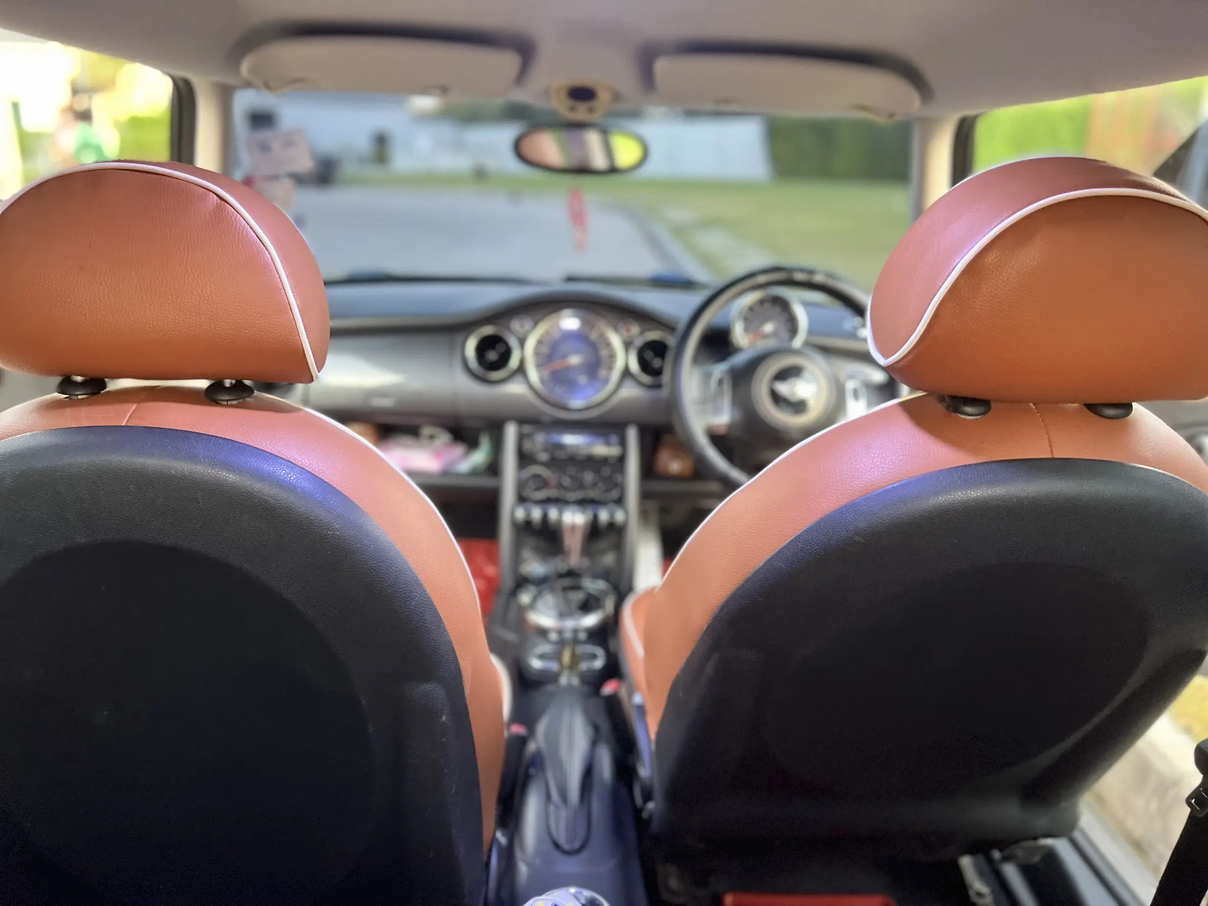 รีวิว ขับMINI COOPER R50 | แกลเลอรีที่โพสต์โดย SoulLovejewelry | Lemon8