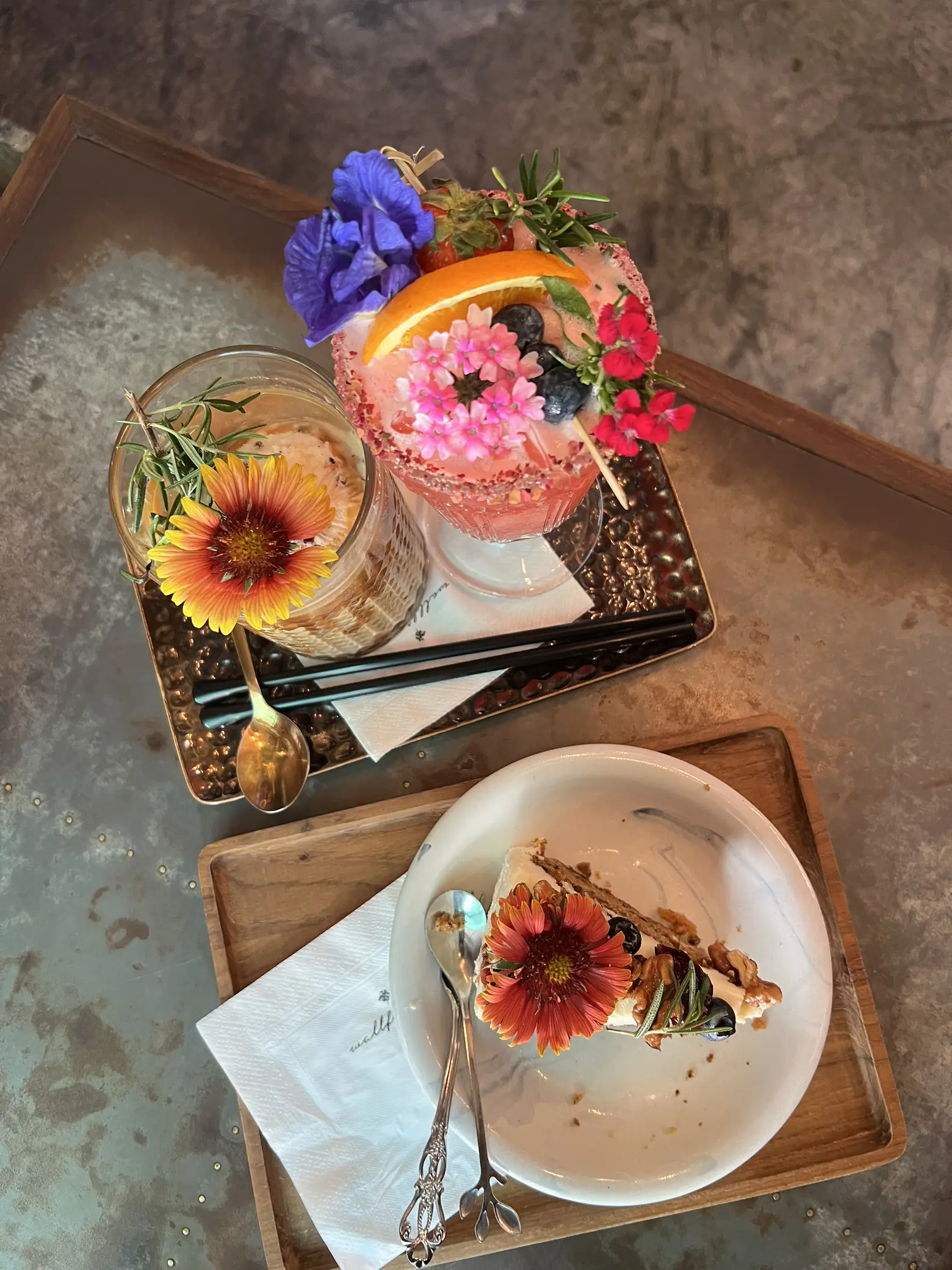 Wallflower Cafe 🍰🌸 | แกลเลอรีที่โพสต์โดย Day99 | Lemon8
