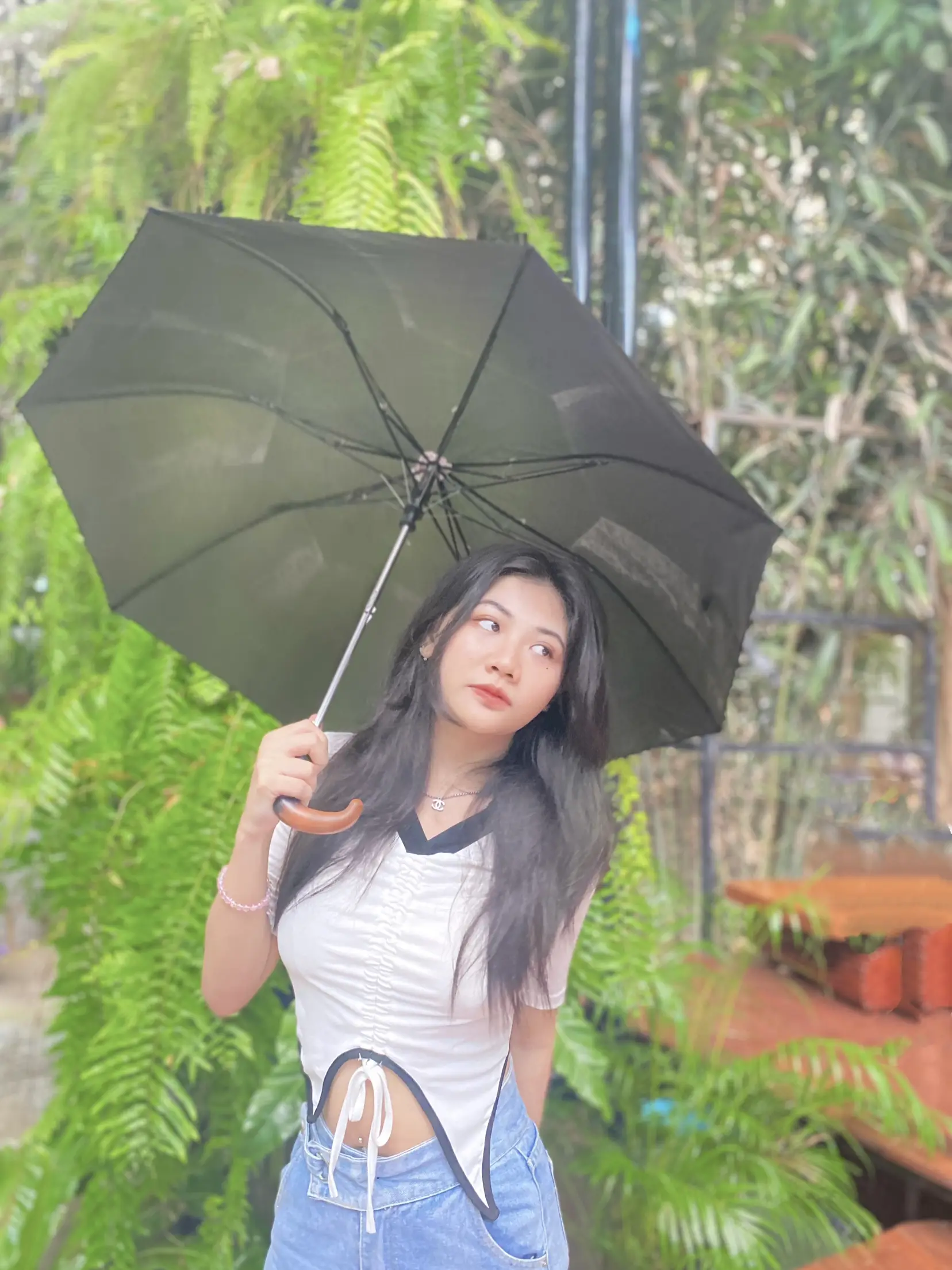 มาหาท่าโพสถ่ายรูปกับร่มกันเถอะ | แกลเลอรีที่โพสต์โดย Mink’s idea | Lemon8