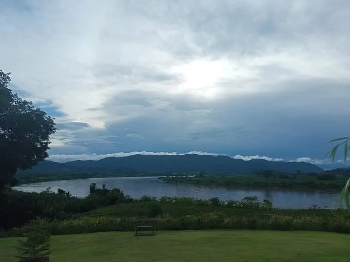 คาเฟ่วิวหลักล้าน ริมน้ำโขง เชียงราย | แกลเลอรีที่โพสต์โดย meen tree ...