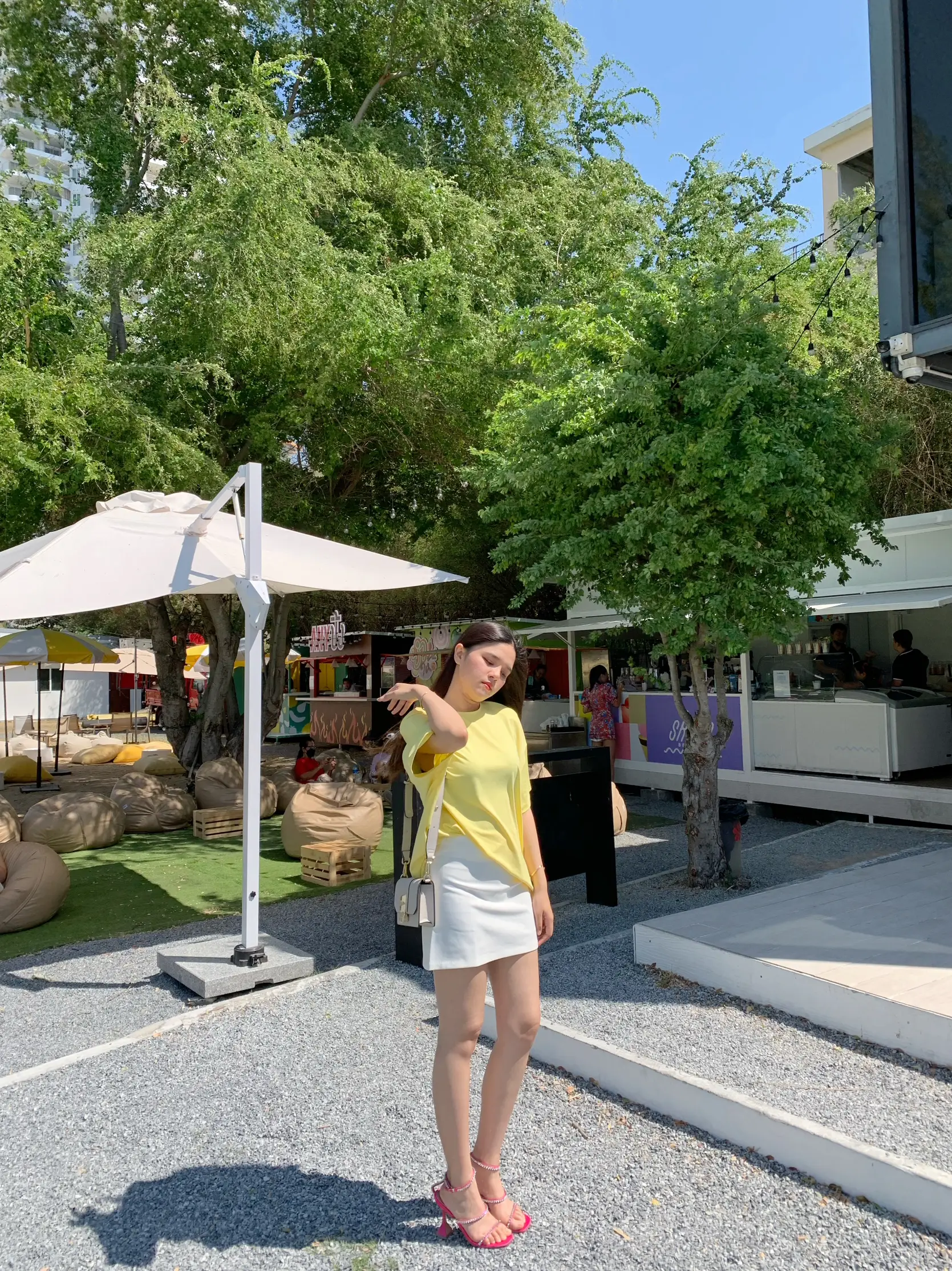 NEW LOOK! คาเฟ่ริมชายหาด บรรยากาศสุดชิล วิวทะเลพาโนรามา | แกลเลอรีที่โพสต์โดย PairMai | Lemon8