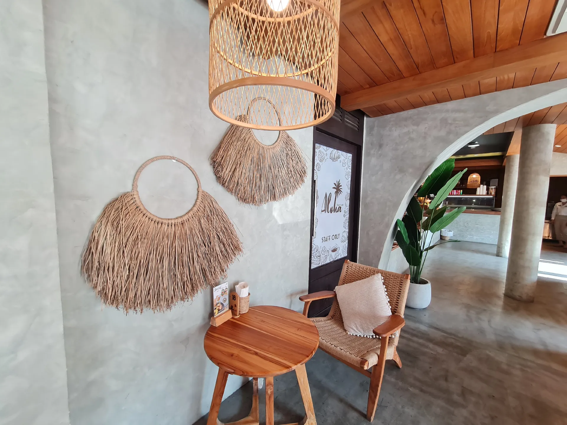 🏖 คาเฟ่ติดริมทะเล อาหารหลักร้อย วิวหลักล้าน | แกลเลอรีที่โพสต์โดย Oum Supanan | Lemon8