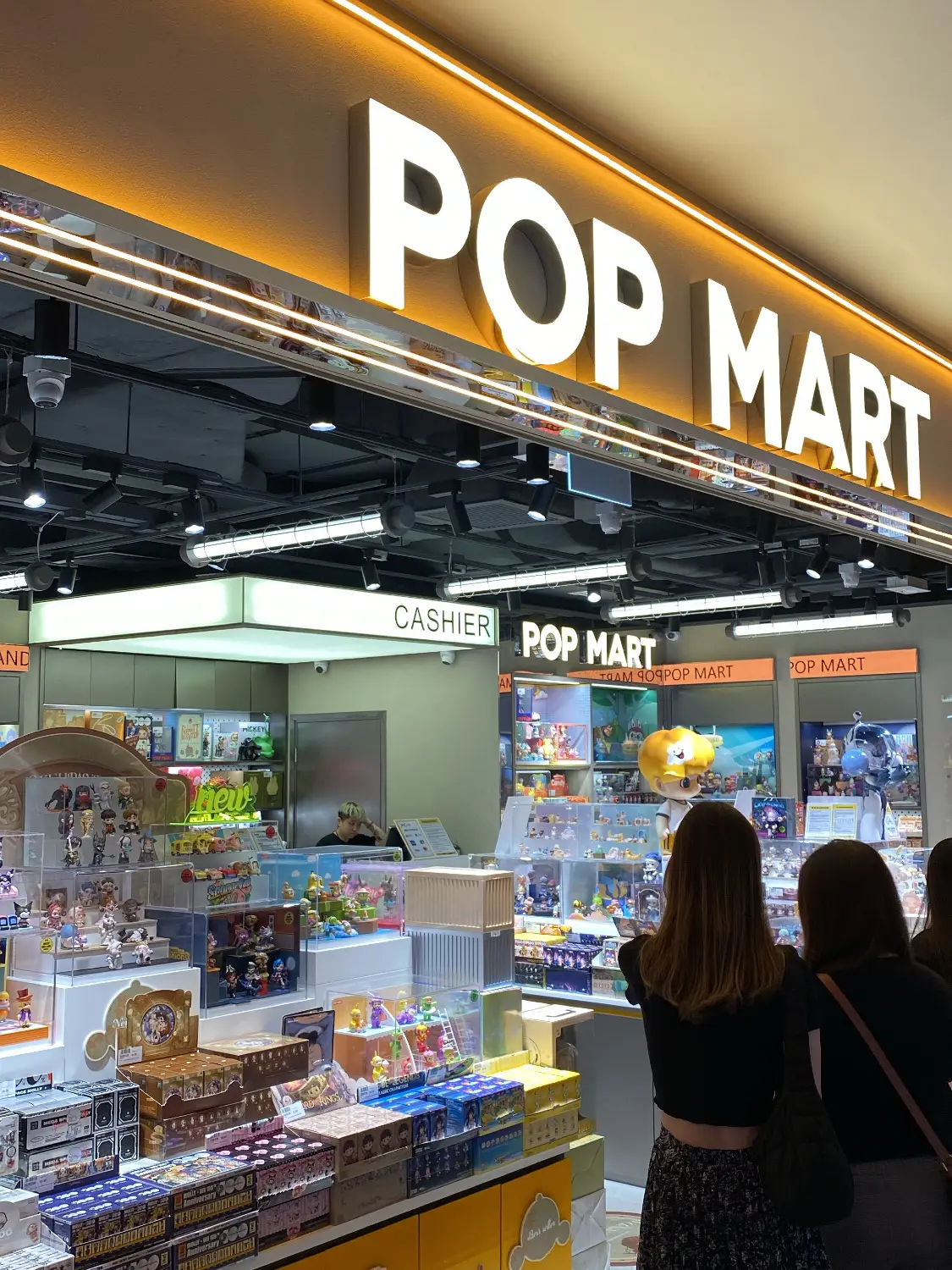 ART TOY | แกลเลอรีที่โพสต์โดย Go Around Café | Lemon8