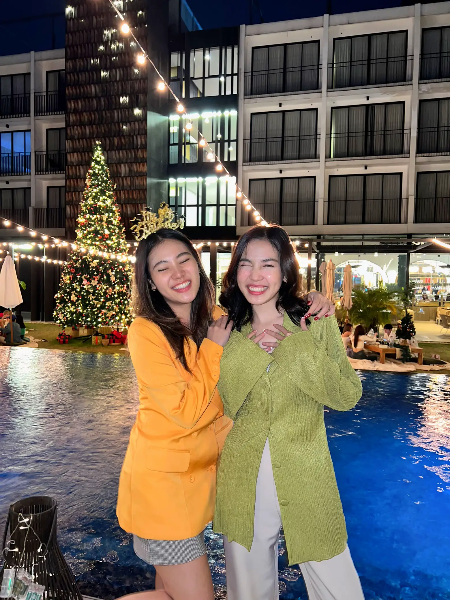 ปาร์ตี้คริสต์มาส @Embers 🎄 | แกลเลอรีที่โพสต์โดย aaumssm | Lemon8