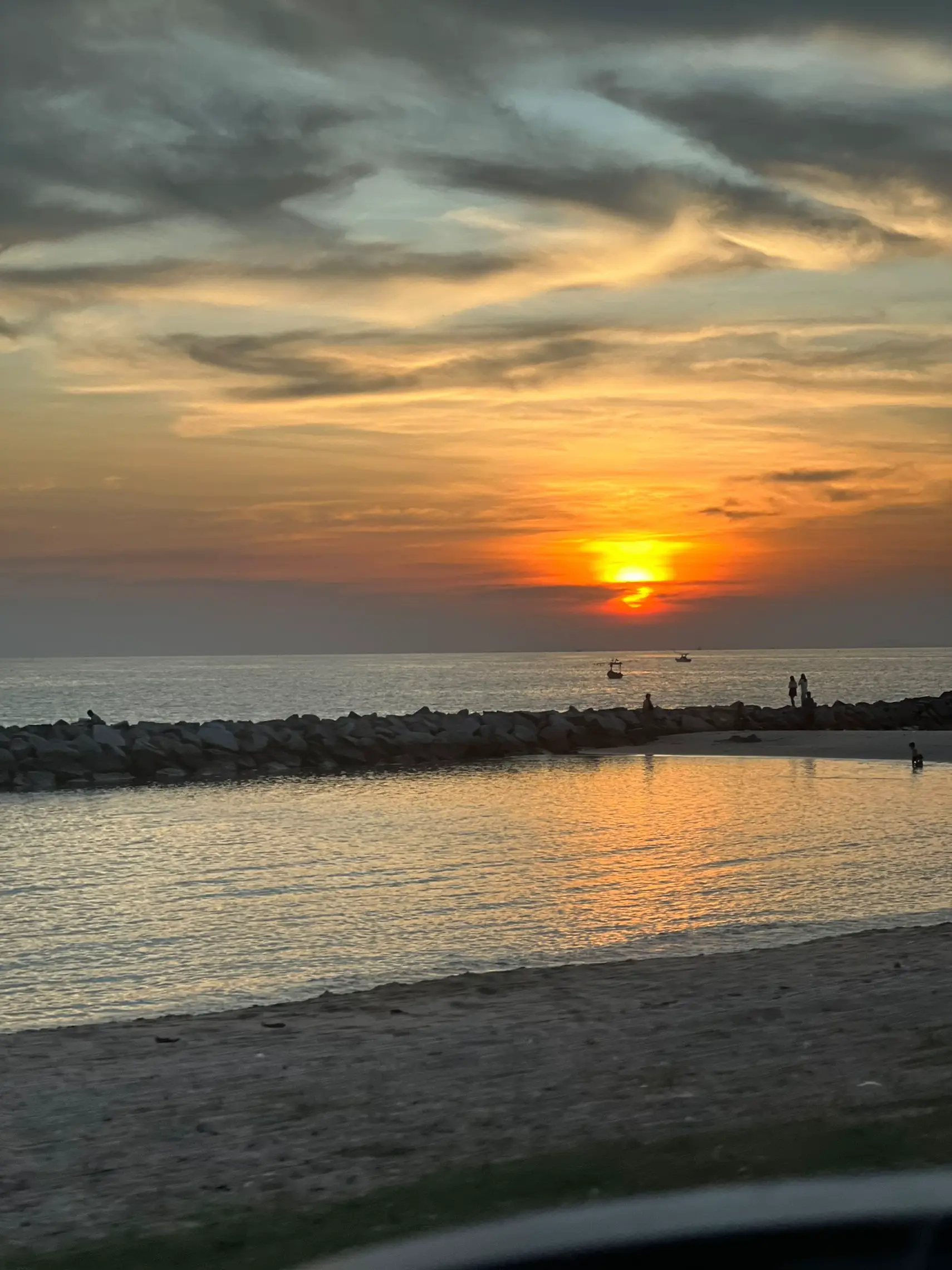 ปูซานเมืองไทย~ เที่ยวทะเลยังไงให้เหมือนฟิวเกาหลี 🇰🇷🏝 | แกลเลอรีที่โพสต์โดย 𝐊𝐡𝐮𝐧_𝐩𝐫𝐚𝐞𝐰 | Lemon8