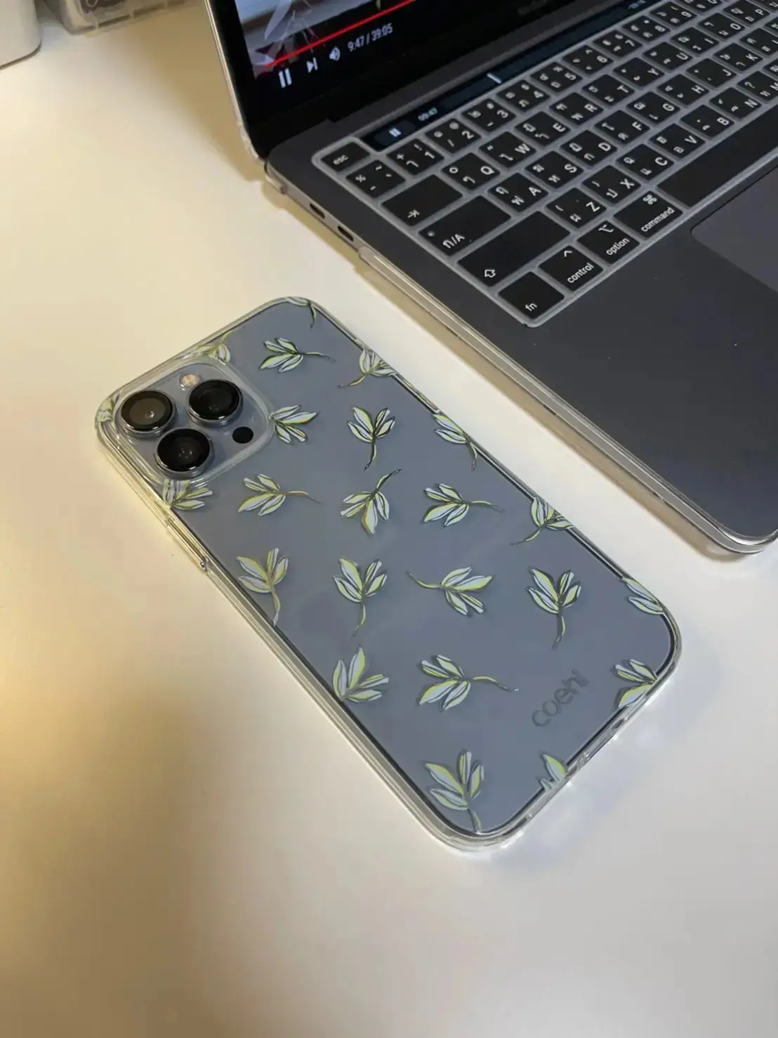 เคสไอโฟน 13 Pro Max 𖧷🌳˚ ༘ ‎🌼 | แกลเลอรีที่โพสต์โดย 𝐠𝐚𝐥𝐞𝐠𝐨𝐨𝐝 | Lemon8