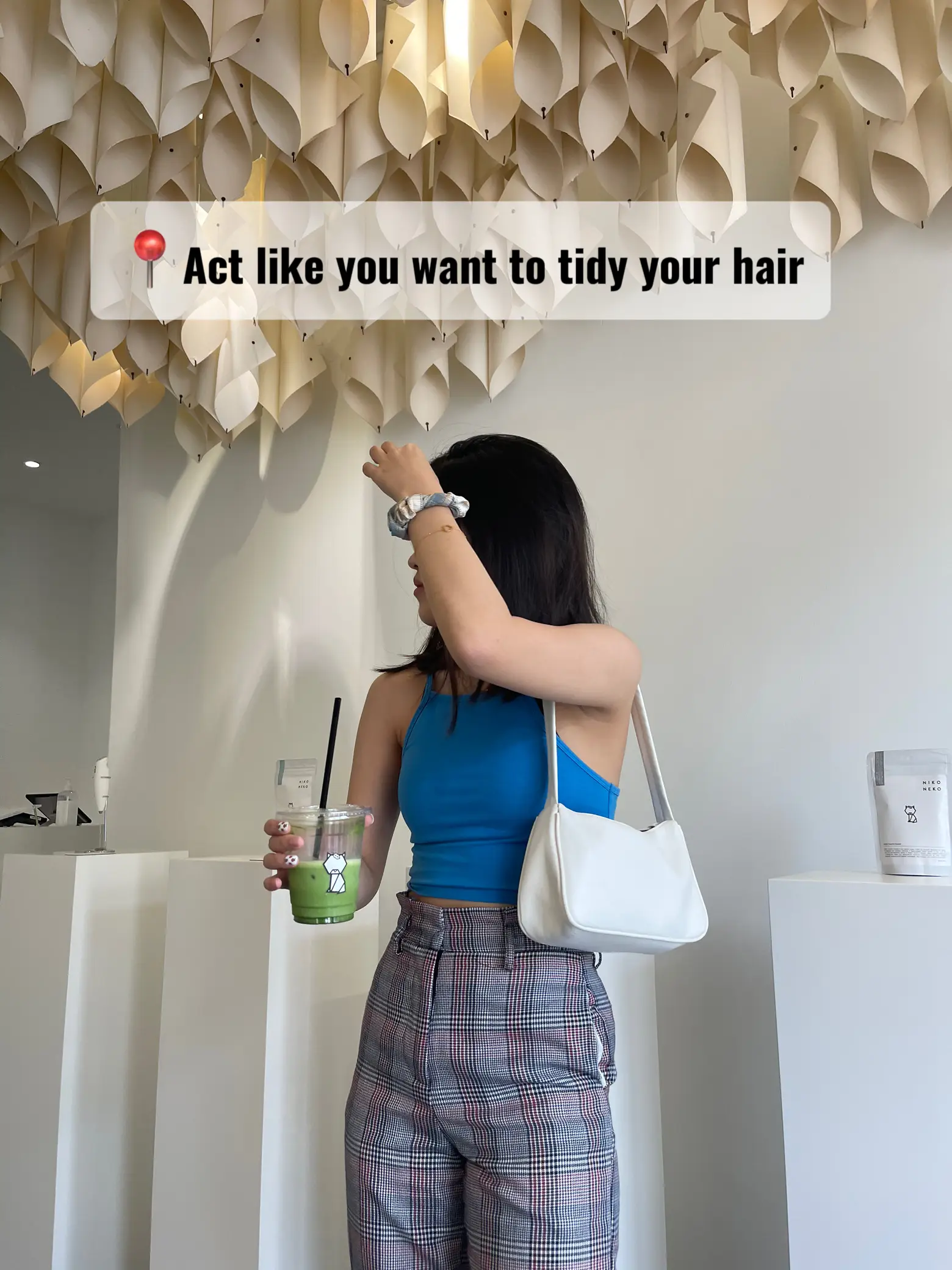 Shy Standing Pose Idea/tips with drinks | แกลเลอรีที่โพสต์โดย ...