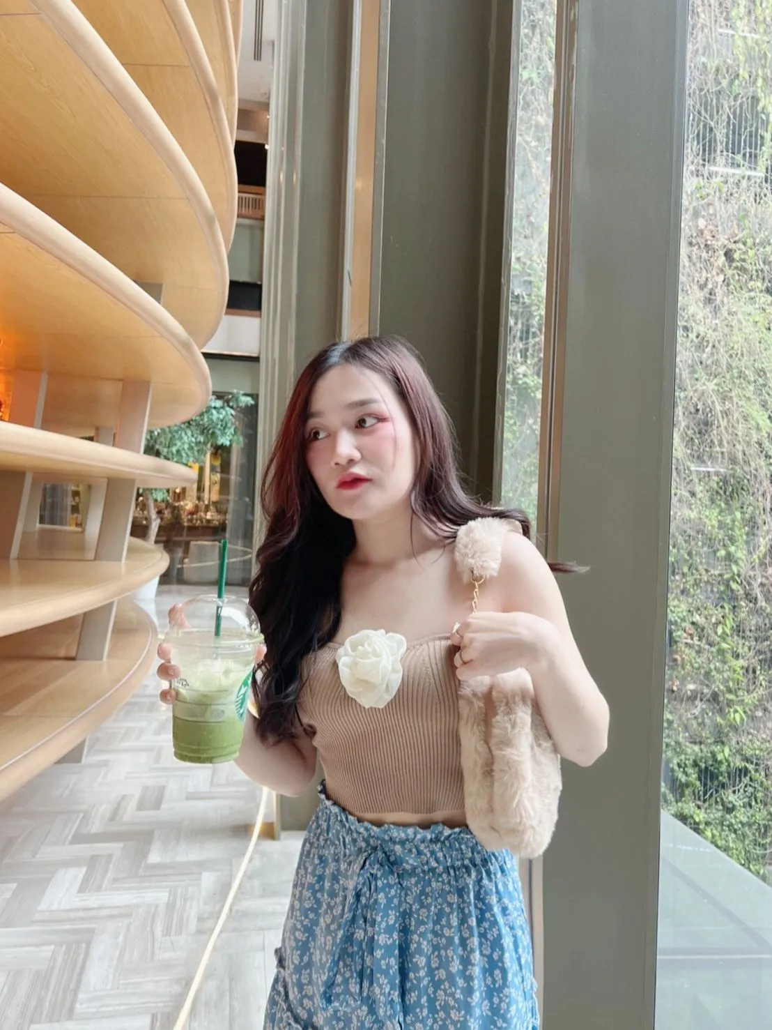 ชุดไปเดท | แกลเลอรีที่โพสต์โดย Yell♡w | Lemon8