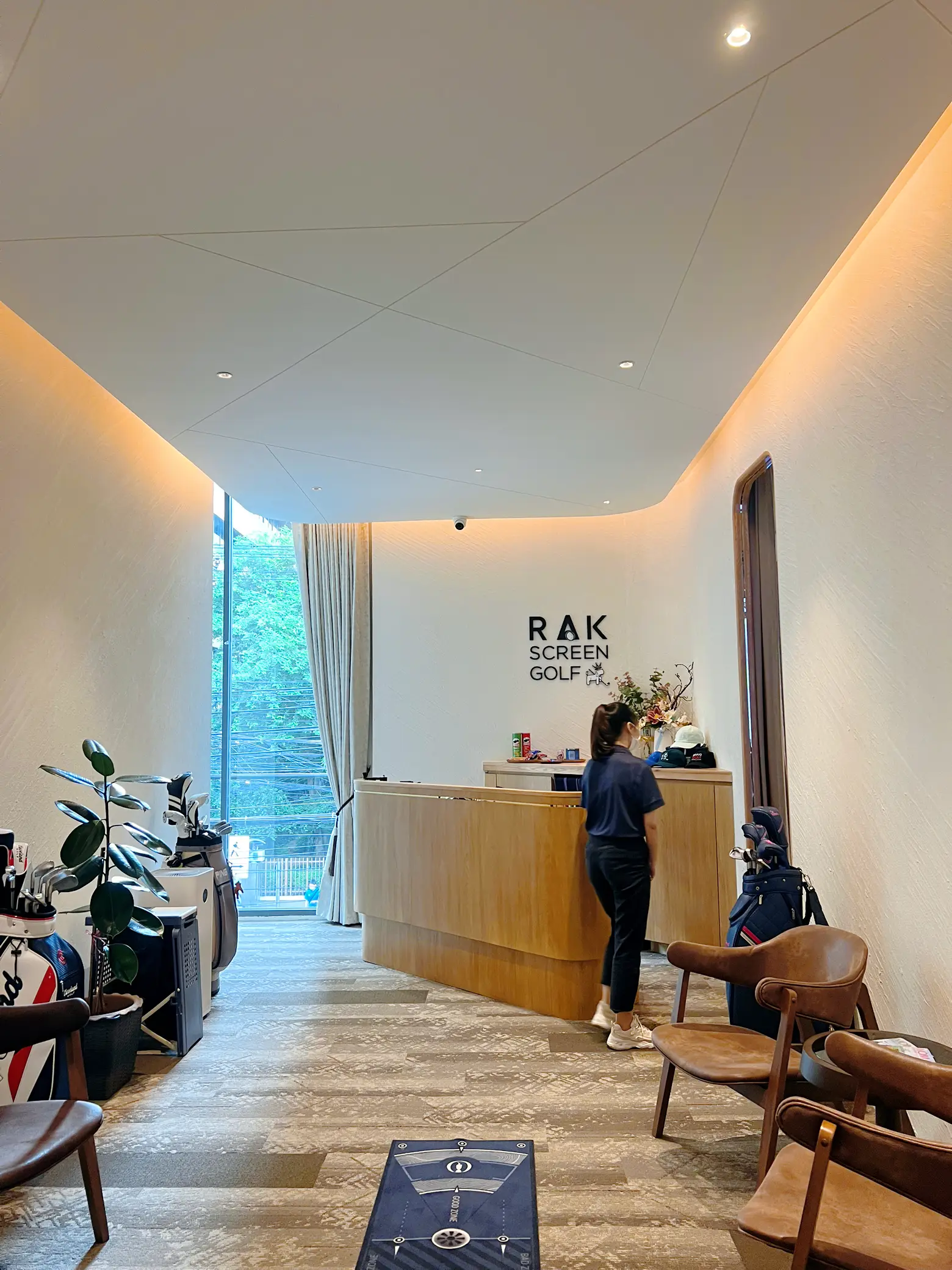 Rak Screen Golf ตีกอล์ฟแบบใหม่ที่กำลังฮิตสุดๆในเกาหลี ⛳️🏌🏻‍♀️ | แกลเลอ ...
