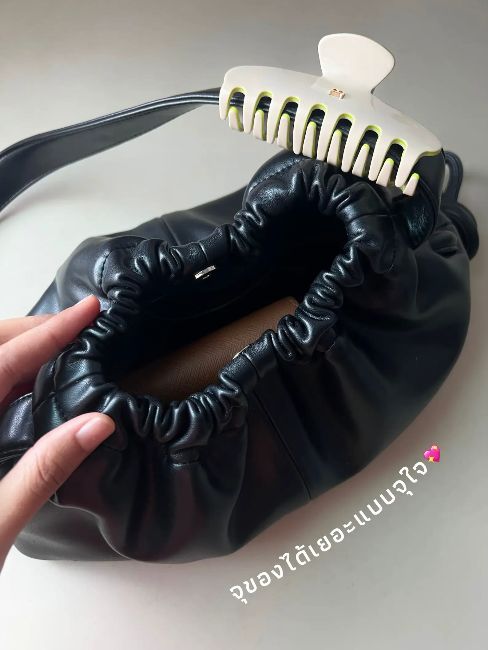 แรร์ไอเท็ม .. กระเป๋าใบโปรด👜🥟 | แกลเลอรีที่โพสต์โดย Rosyrose | Lemon8