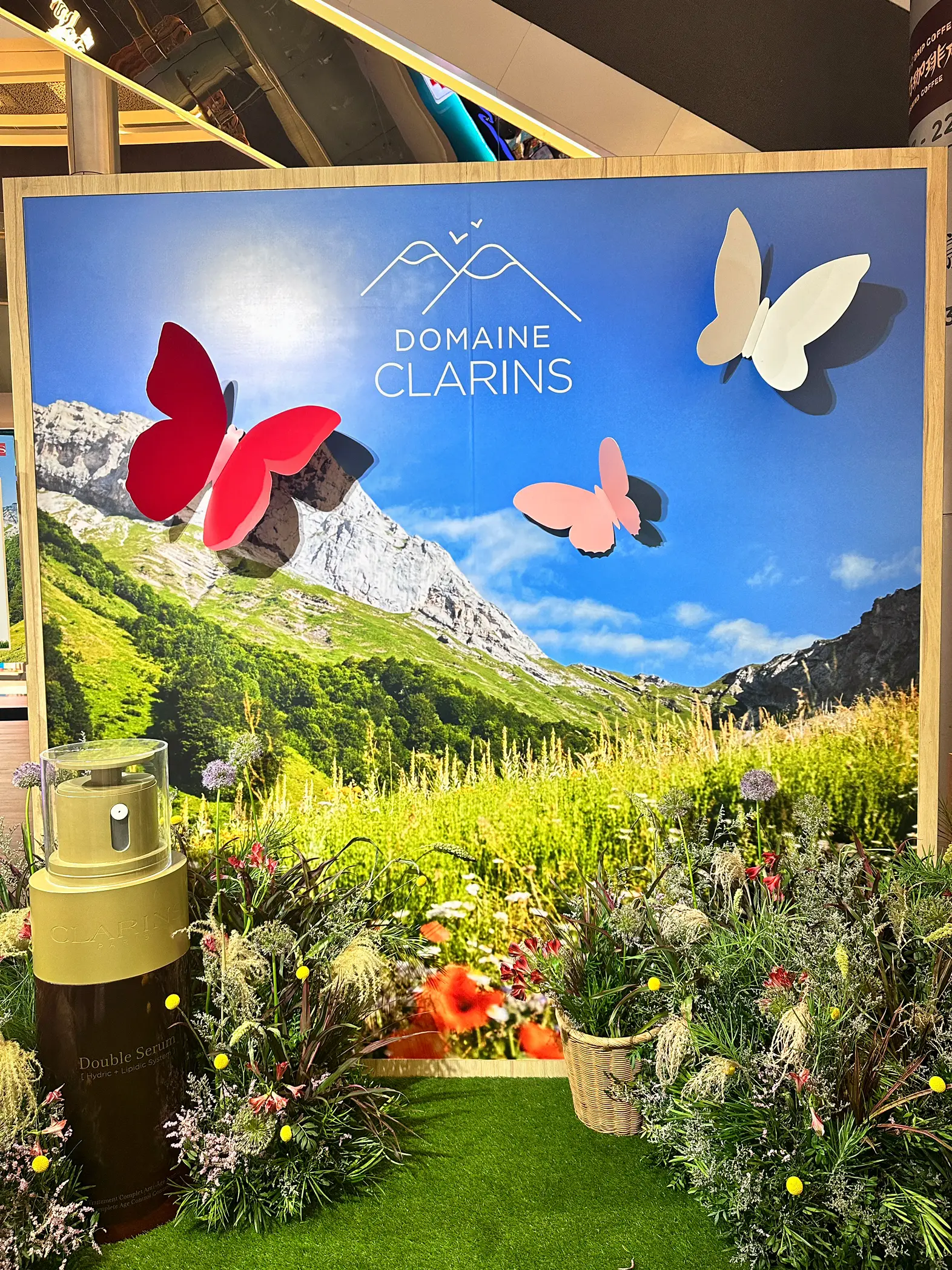 clarins domaine pop-up | Gallery posted by christine 🤍 | Lemon8