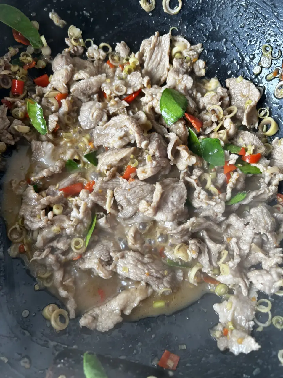 หมูผัดตะไคร้ | แกลเลอรีที่โพสต์โดย Mek.spd | Lemon8