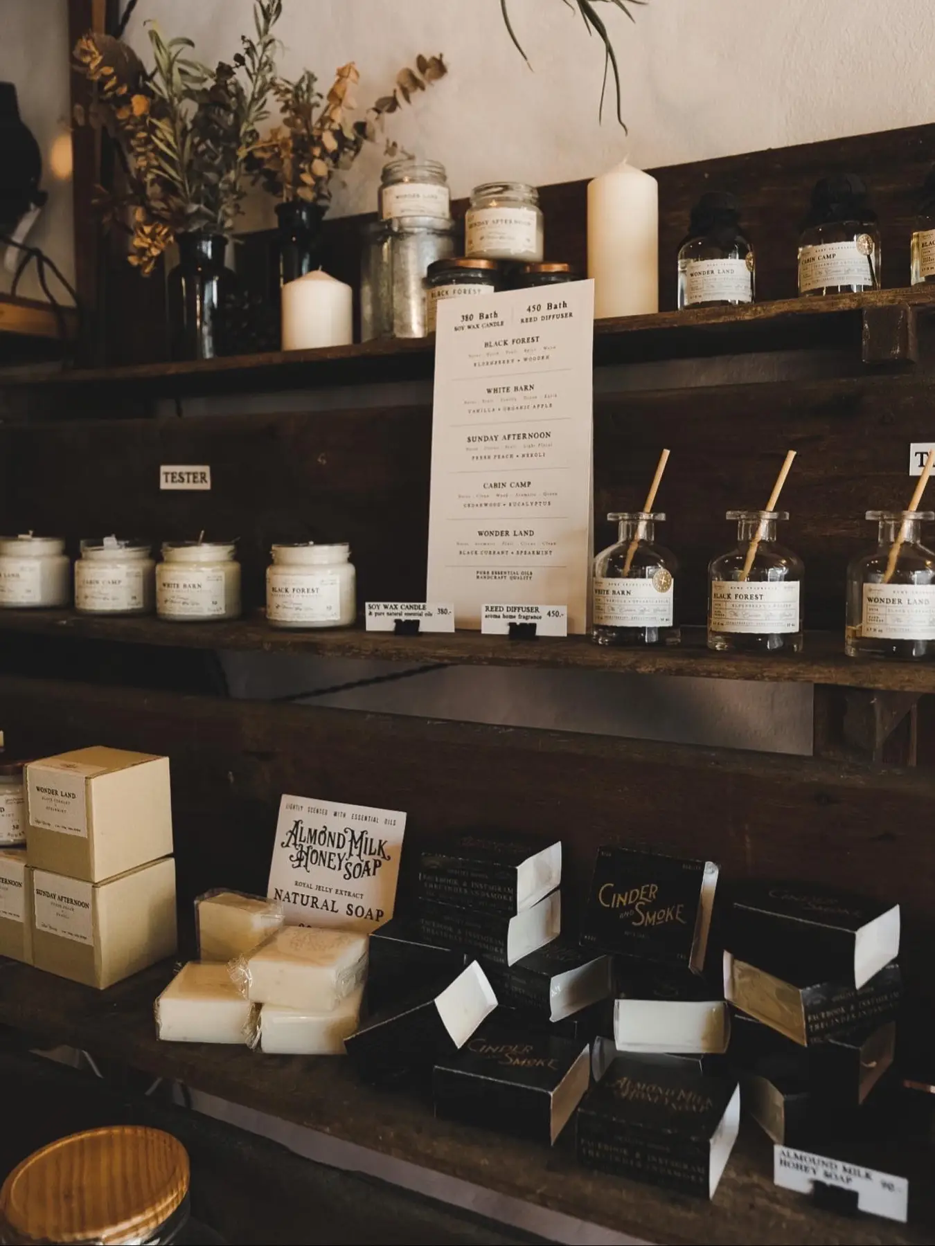 Cinder and smoke พื้นที่ศิลปะ เชียงใหม่ | แกลเลอรีที่โพสต์โดย Gamyuii ...