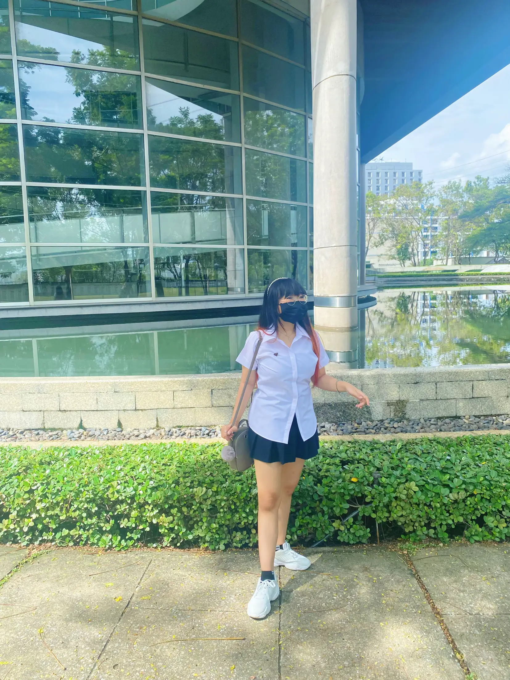 Take a picture in front of the BUI building. | Gallery posted by p_yume_p | Lemon8