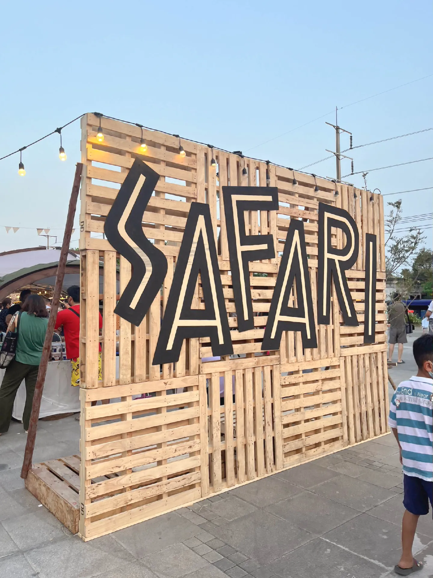 สวนสัตว์สำหรับเด็กหน้าลานเซ็นทรัลศาลายาสัตว์เพียบ🐰 | แกลเลอรีที่โพสต์โดย thita.p__98 | Lemon8