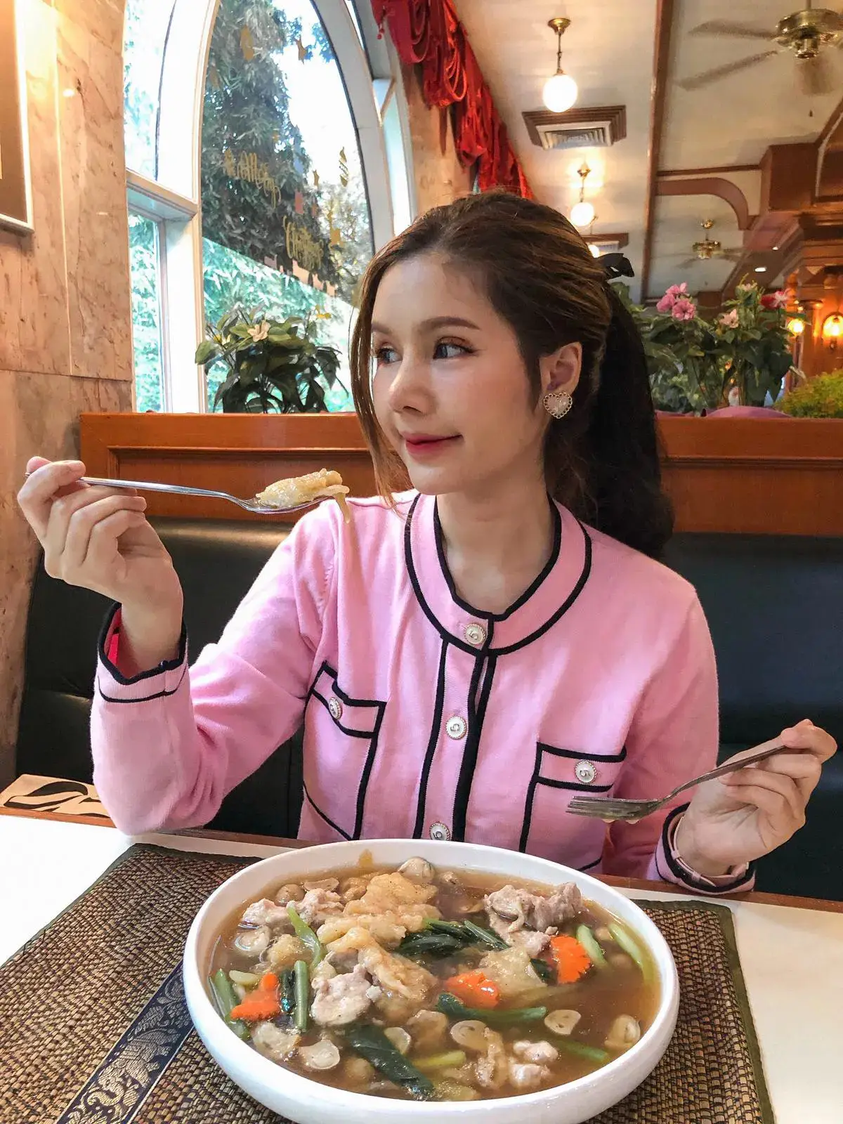 💖 A delicious face in a vintage hotel. | Gallery posted by SweetieMild | Lemon8