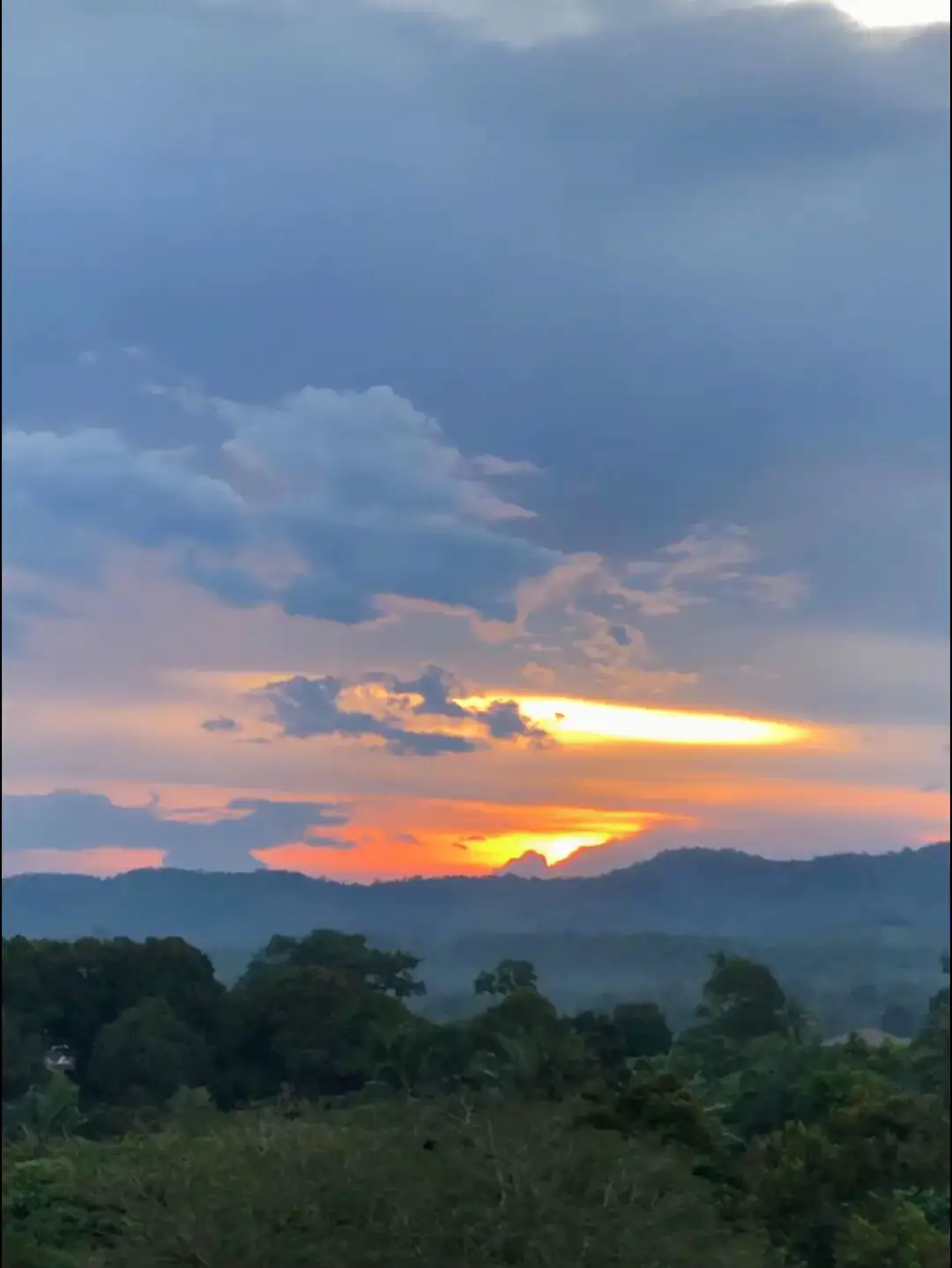 sunset | Video diterbitkan oleh izahandsome | Lemon8