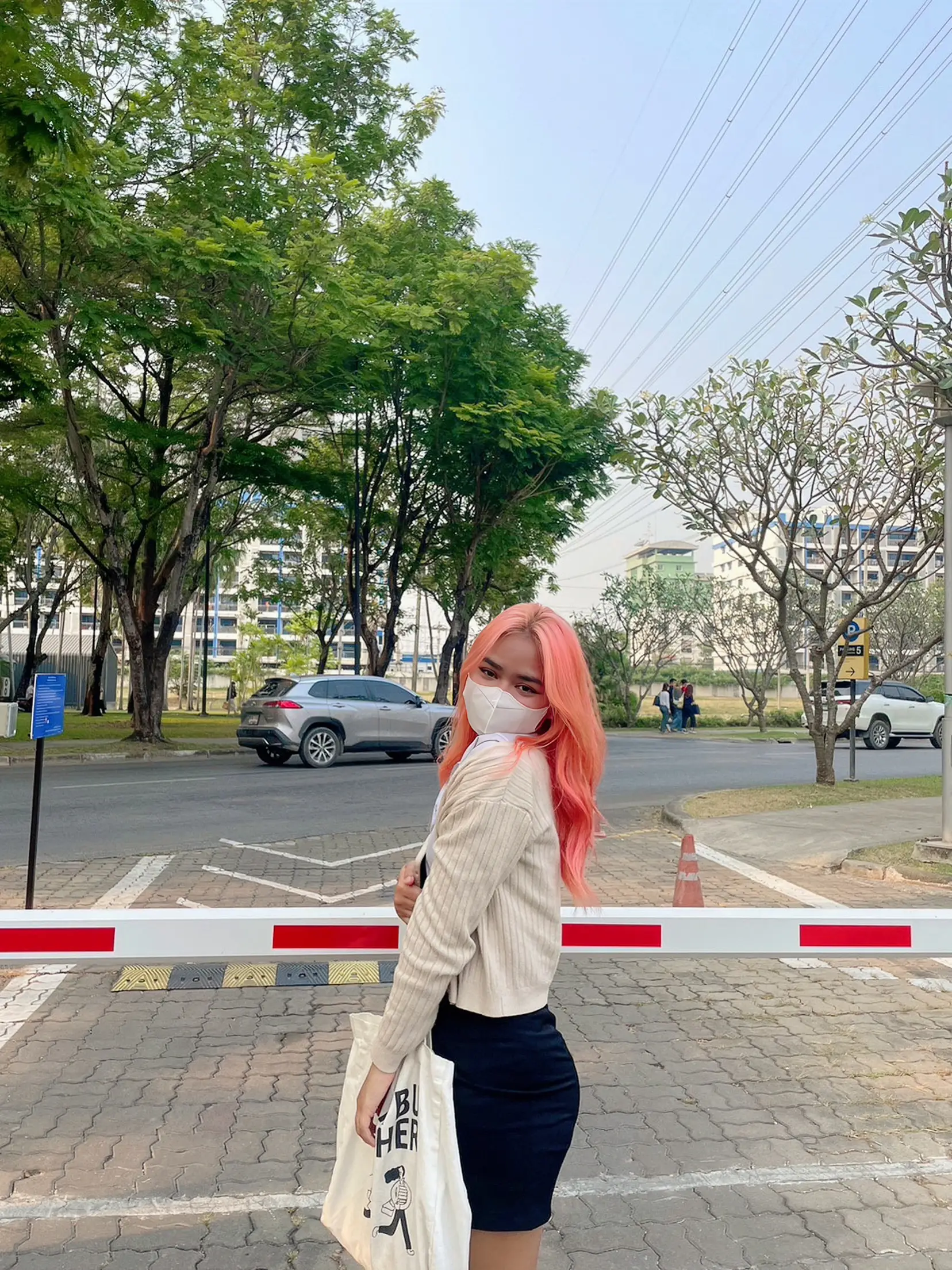 ไปมอกรุงเทพถ่ายรูปตรงไหนดีน้า ??? | แกลเลอรีที่โพสต์โดย Veera | Lemon8