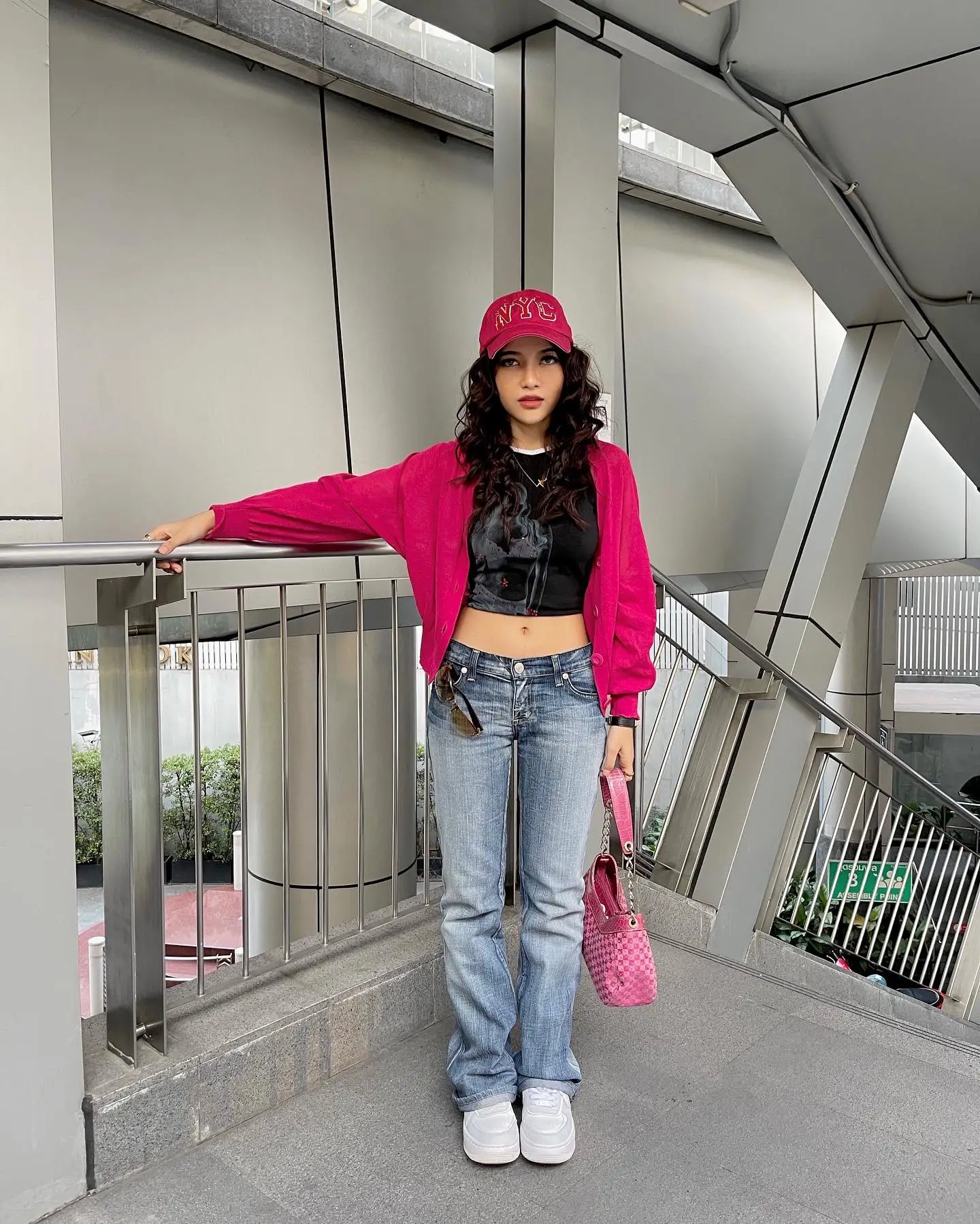 Y2k look😉💗 | แกลเลอรีที่โพสต์โดย Nivandaz | Lemon8