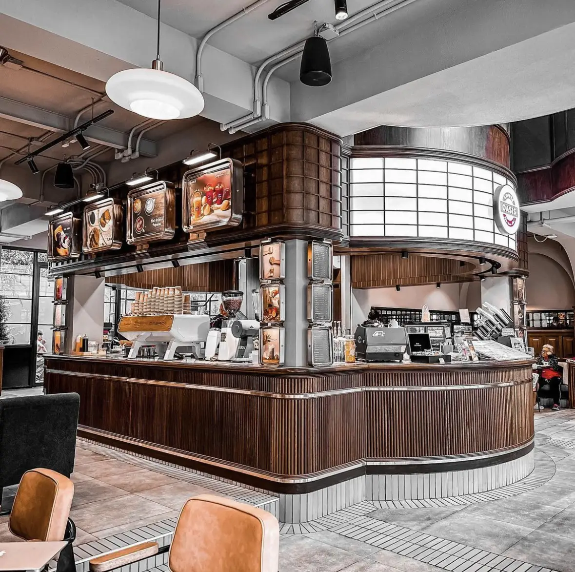 Oasis Coffee สาขาจุฬา | คาเฟ่ 24 ชม เอาใจสายทำงานดึก 🧑🏻‍💻 | แกลเลอรีที่โพสต์โดย FIATz | Lemon8