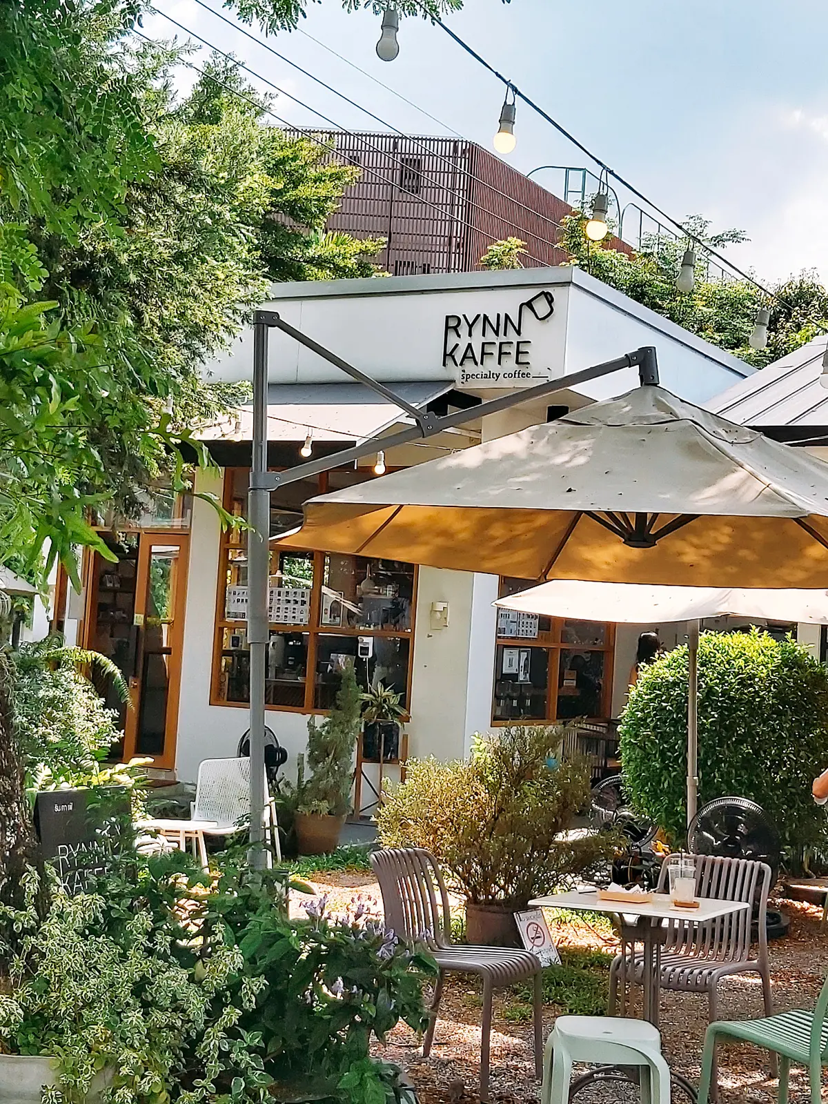 รีวิวคาเฟ่ในสวน บรรยากาศดี "RYNN KAFFE" @นนทบุรี | แกลเลอรีที่โพสต์โดย SAHASCHA001 | Lemon8