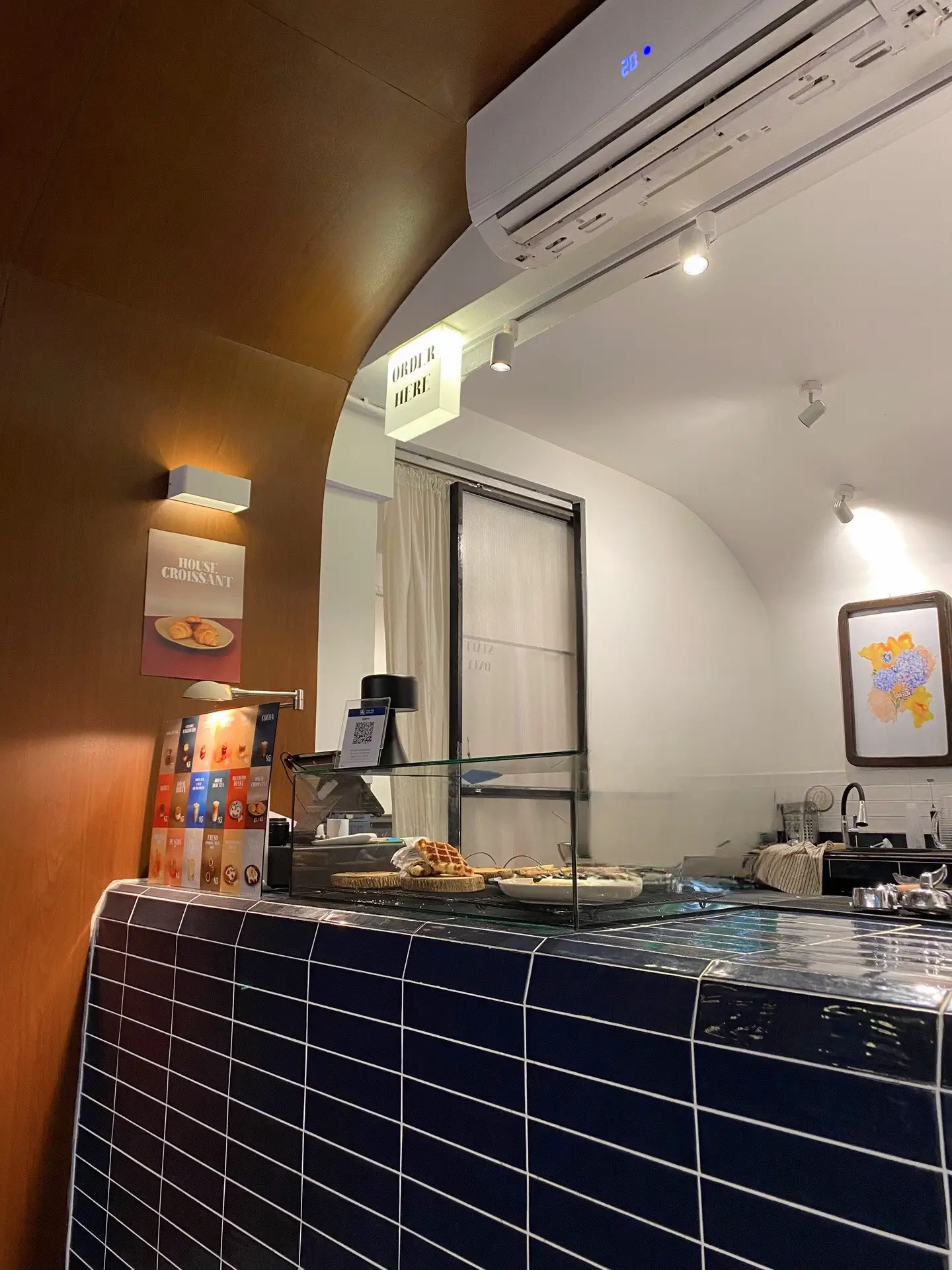 𝐄𝐋𝐓𝐓𝐈𝐋 𝐂𝐀𝐅𝐄 คาเฟ่ย่านบางนาตราด 🧸 ↺ 🧺 | แกลเลอรีที่โพสต์โดย biw •ᴥ• | Lemon8