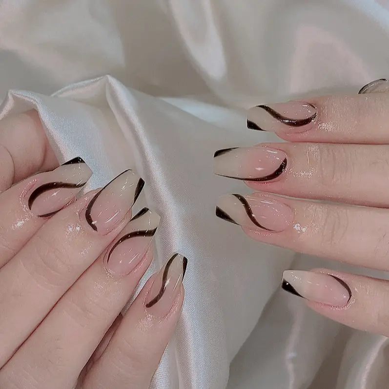 Một mẫu Nail siêu chiến💅🏻 Đơn giản/ Sang choảnh 🖤 | Bộ sưu tập do Thảo Kathy đăng | Lemon8