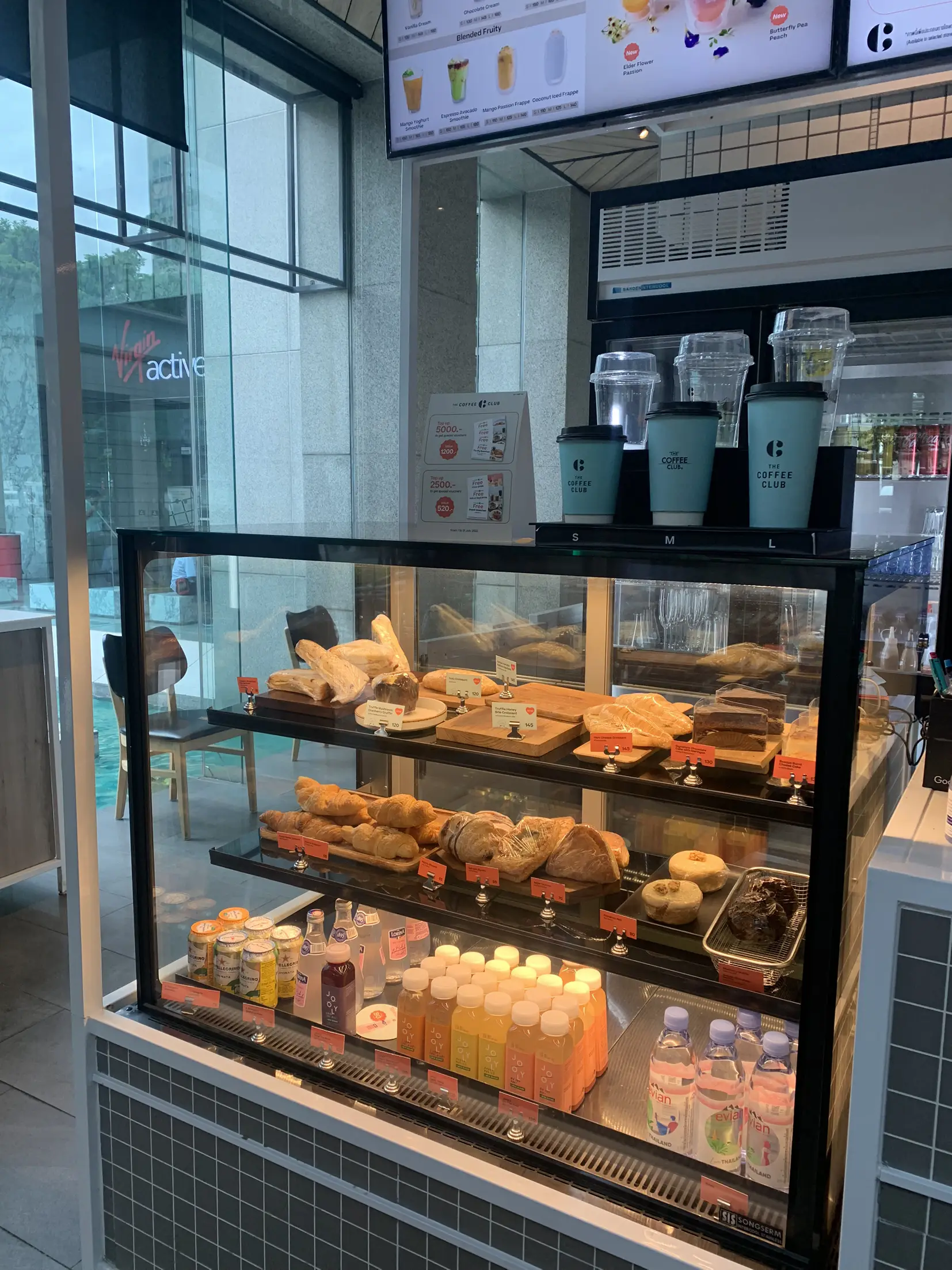 The coffee club คาเฟ่ที่ต่างชาติเยอะม้าก☕️ | แกลเลอรีที่โพสต์โดย UNUNTK ...