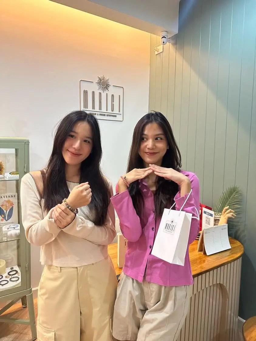 ชี้พิกัดกำไลหินแท้นำโชคแบบลิซ่า ️ | แกลเลอรีที่โพสต์โดย MAKA CAFE | Lemon8