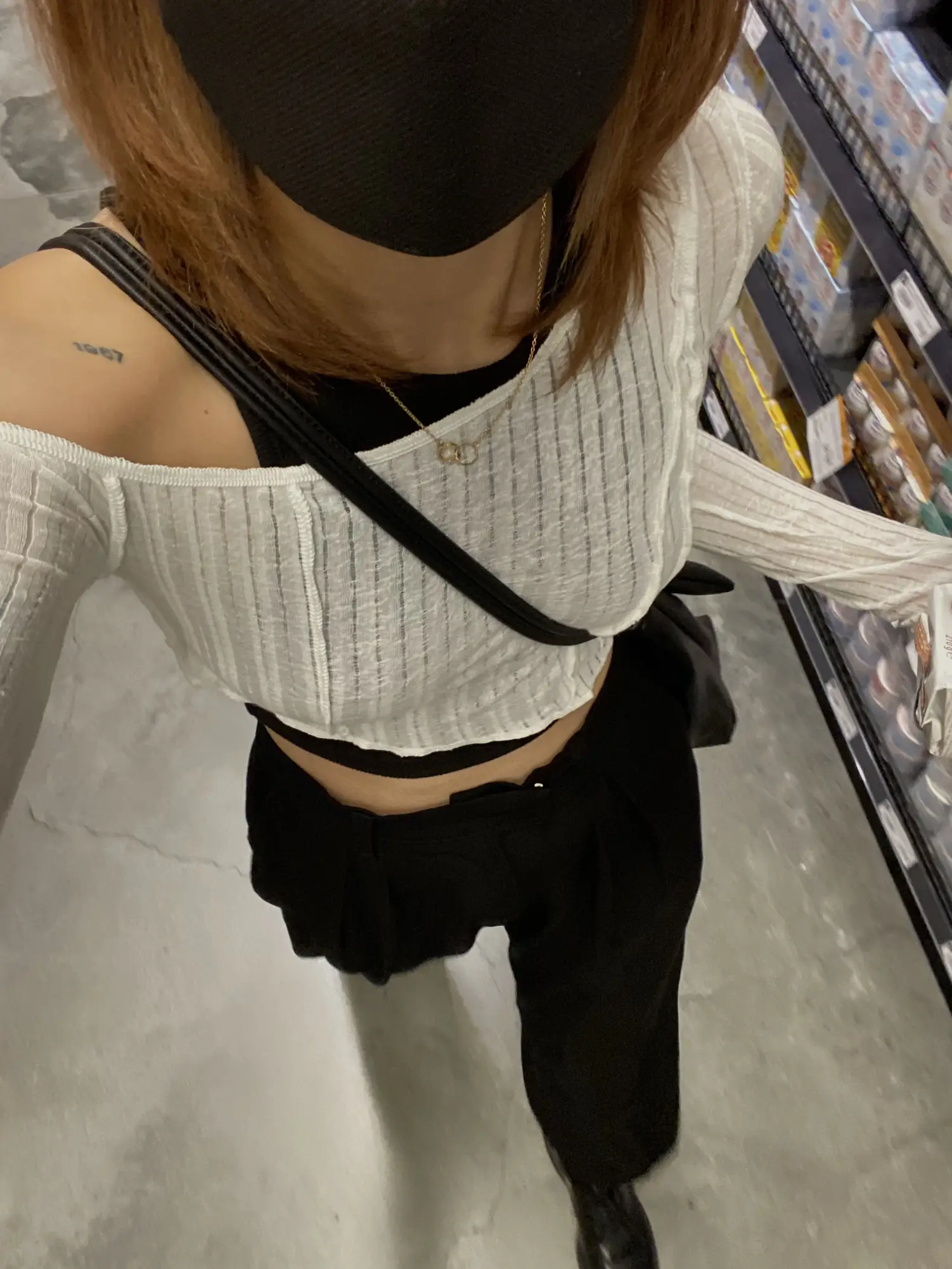 Outfit idea : black & white 🖤🤍 | แกลเลอรีที่โพสต์โดย JANE | Lemon8