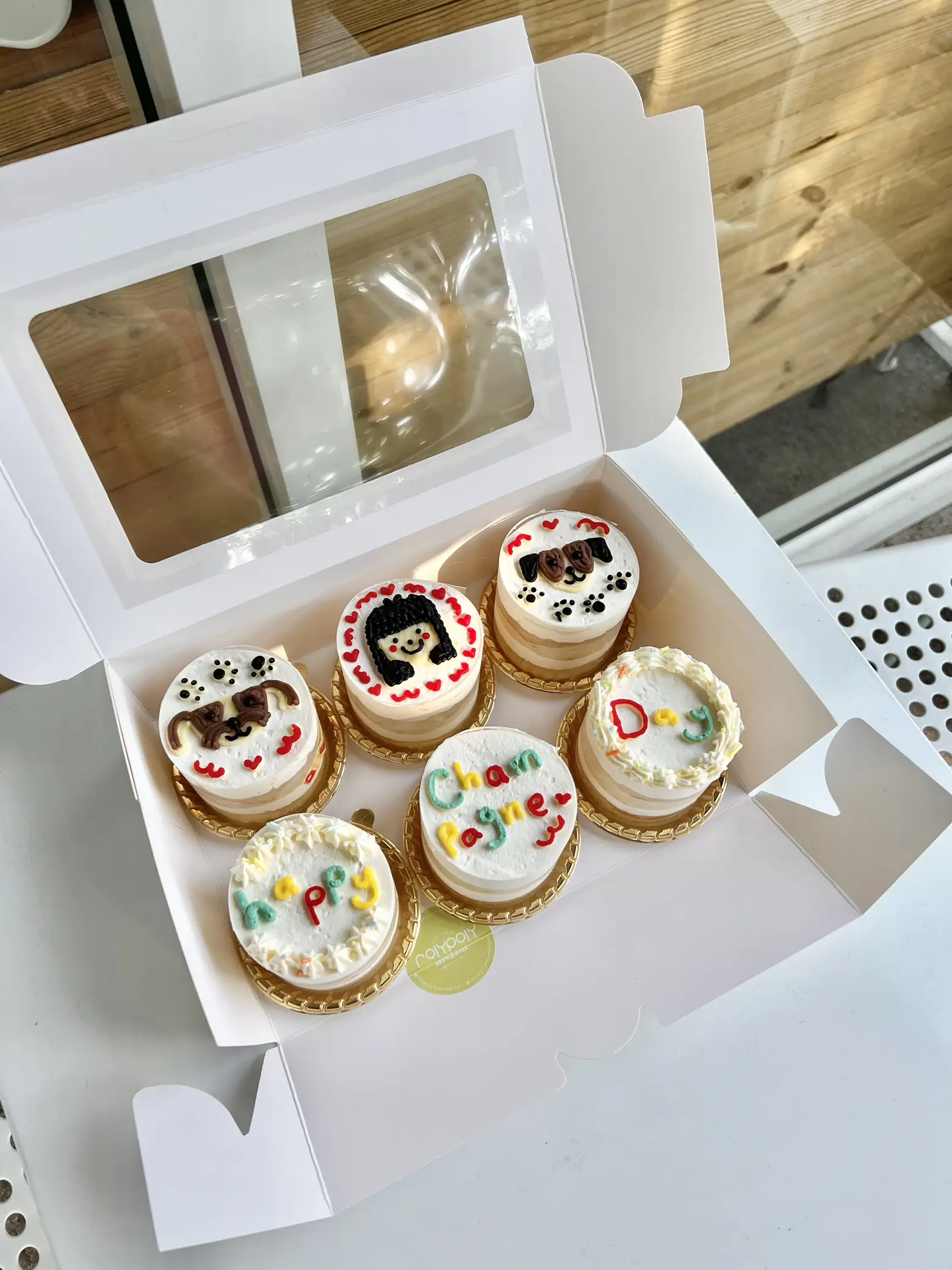 คัพเค้กวันเกิดดดดด น่ารักกกกไม่ไหวว 🫶🏻 | แกลเลอรีที่โพสต์โดย top | Lemon8