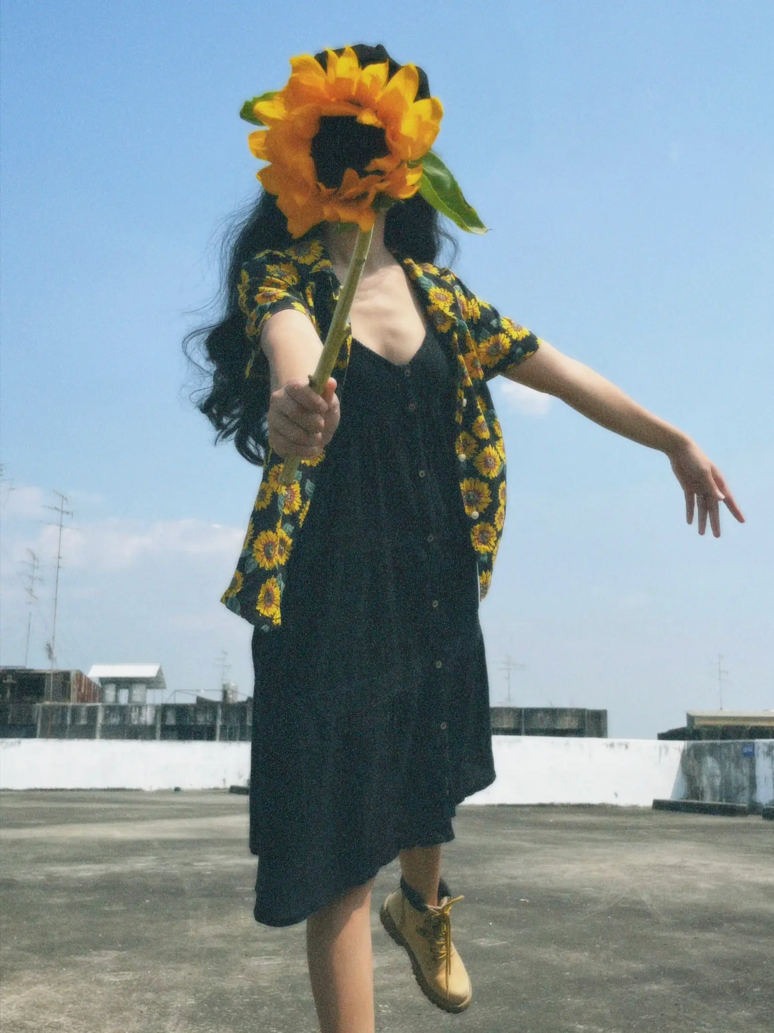 แต่งรูปโทนฟิล์มด้วยDazz cam CPM35 & Liit | แกลเลอรีที่โพสต์โดย B | Lemon8