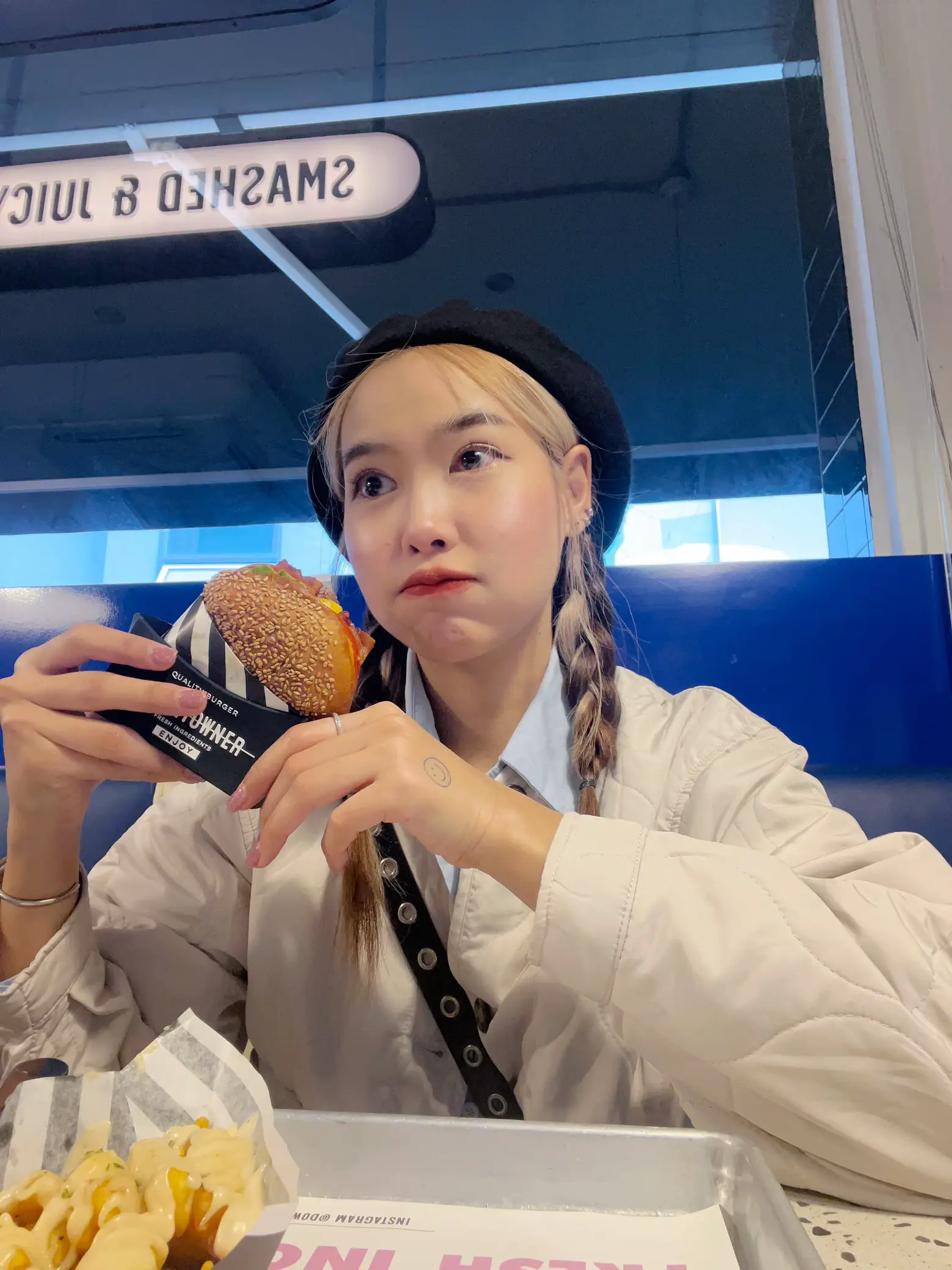 Downtowner Burger Shop สุดเท่ย่าน Gangnam | แกลเลอรีที่โพสต์โดย Pluto.P | Lemon8