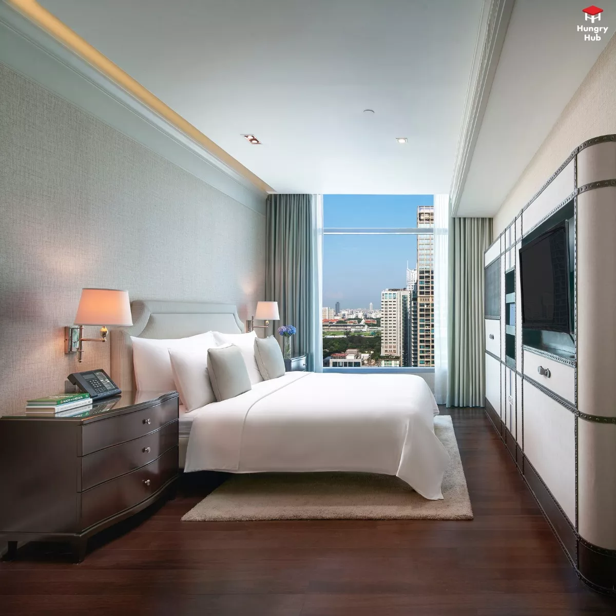 พบกับค่ำคืนแสนพิเศษกับ Oriental Residence 🌃 | แกลเลอรีที่โพสต์โดย ...