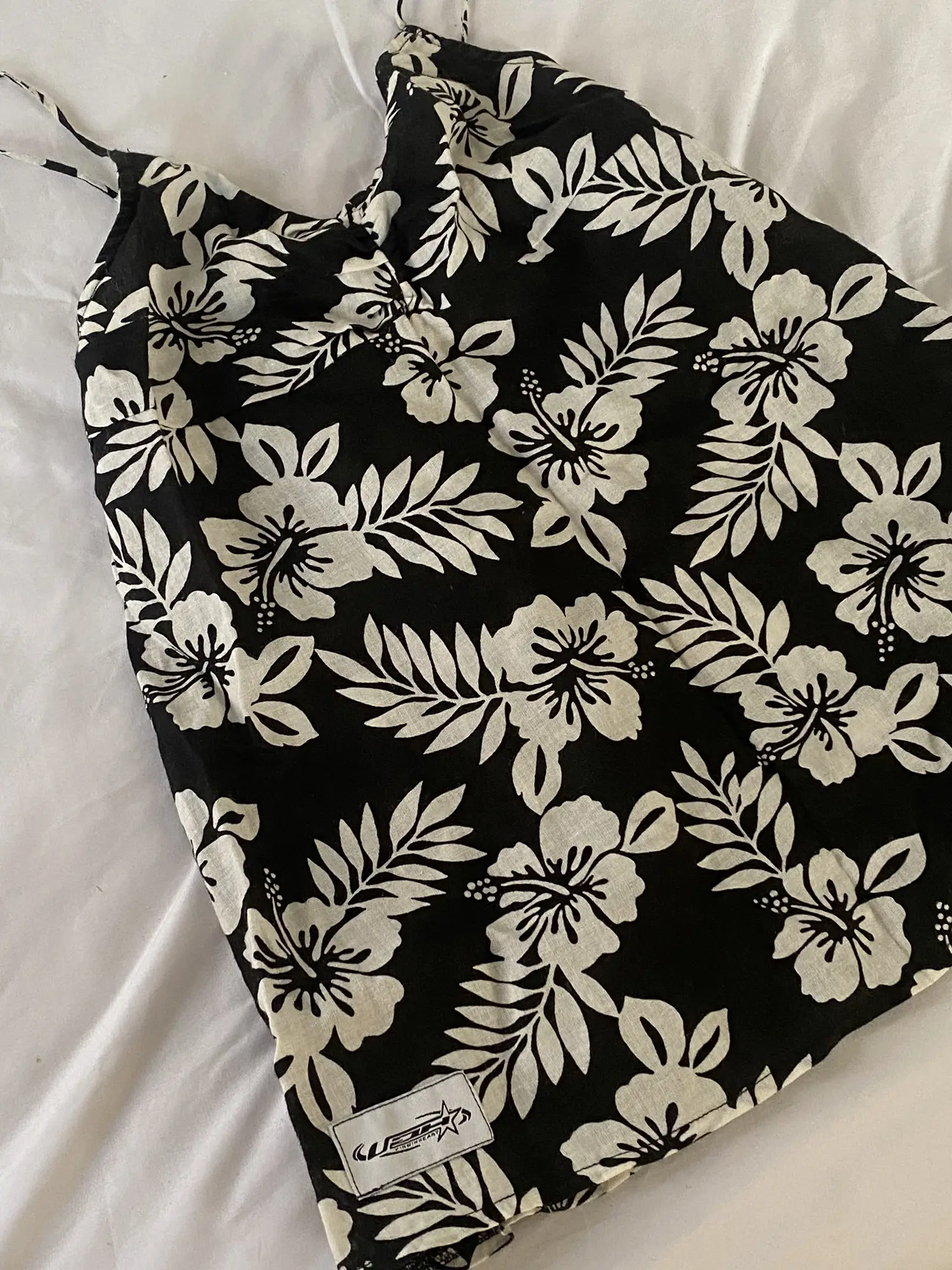 Vgh.bkk 🛼 เสื้อแบรนด์ไทยสุดเก๋ ; | แกลเลอรีที่โพสต์โดย calledallyellow ...