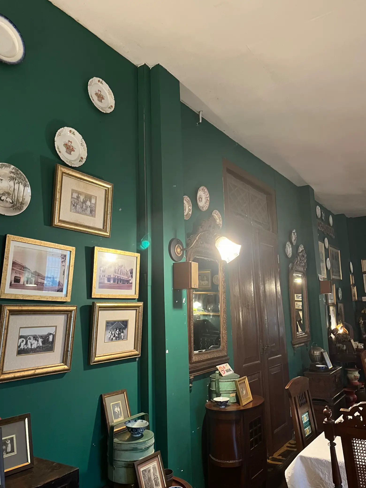 VINTAGE CAFE AND RESTO (JAKARTA) | Galeri diposting oleh Trice | Lemon8