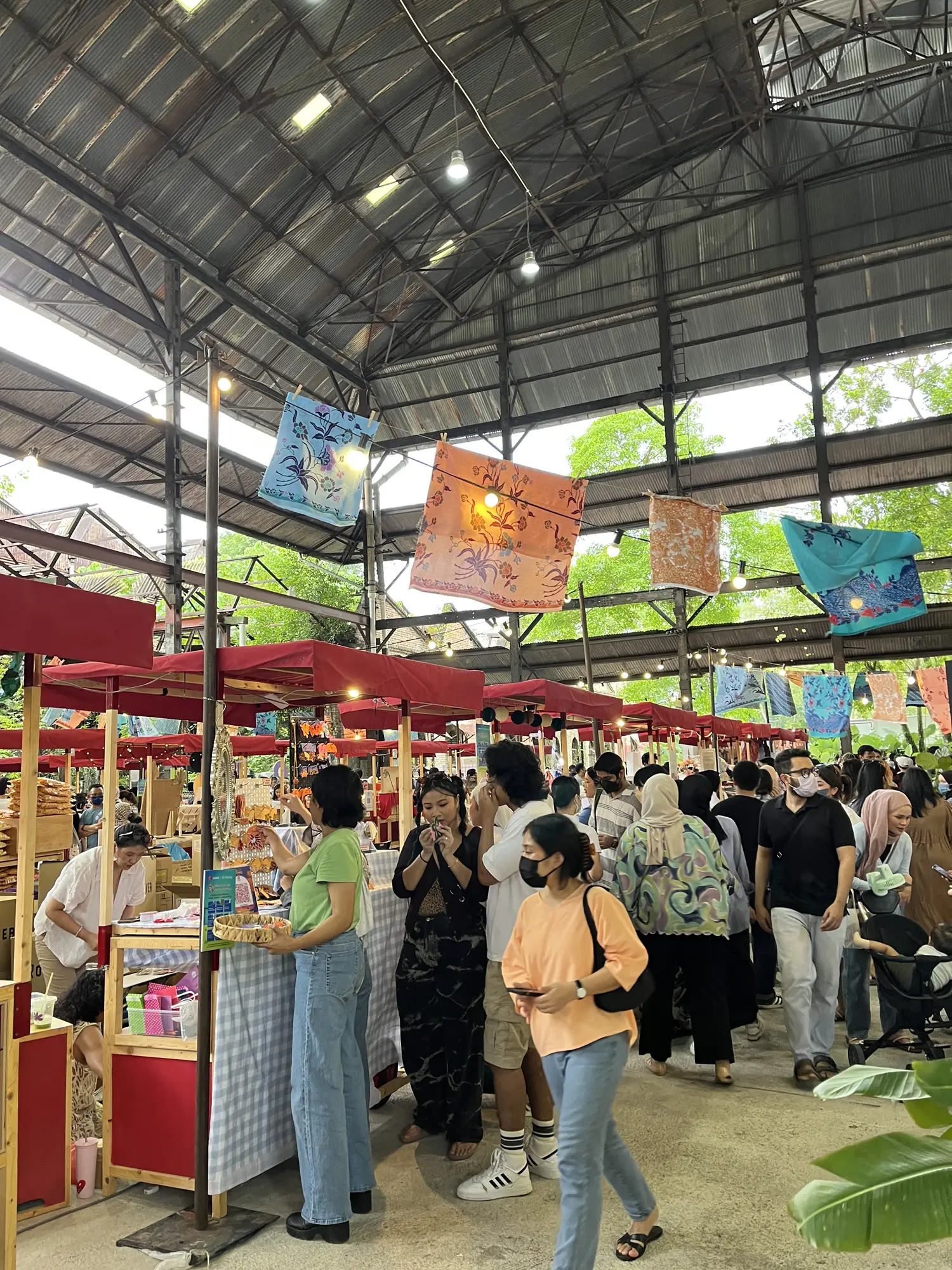 Is it worth going to Riuh Raya? 😕 | แกลเลอรีที่โพสต์โดย J | Lemon8