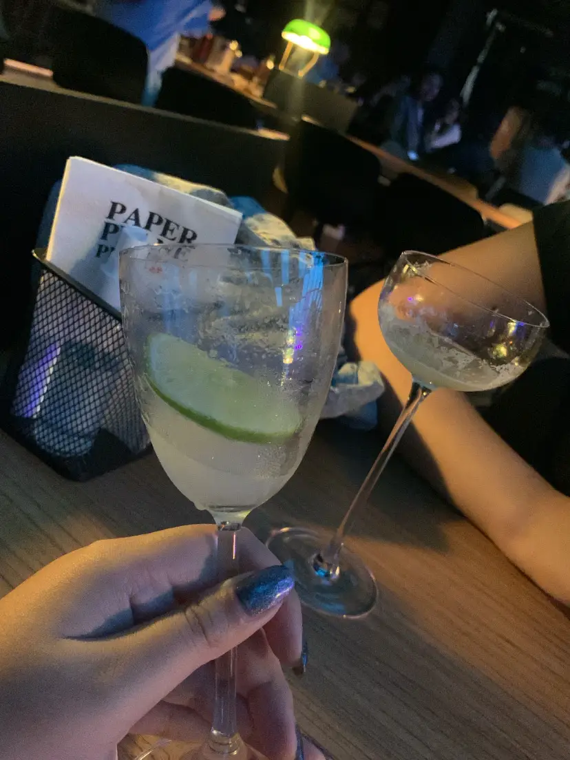 มานั่งชิวๆที่ paper plane project🥂🧩 | แกลเลอรีที่โพสต์โดย Zdasuris | Lemon8