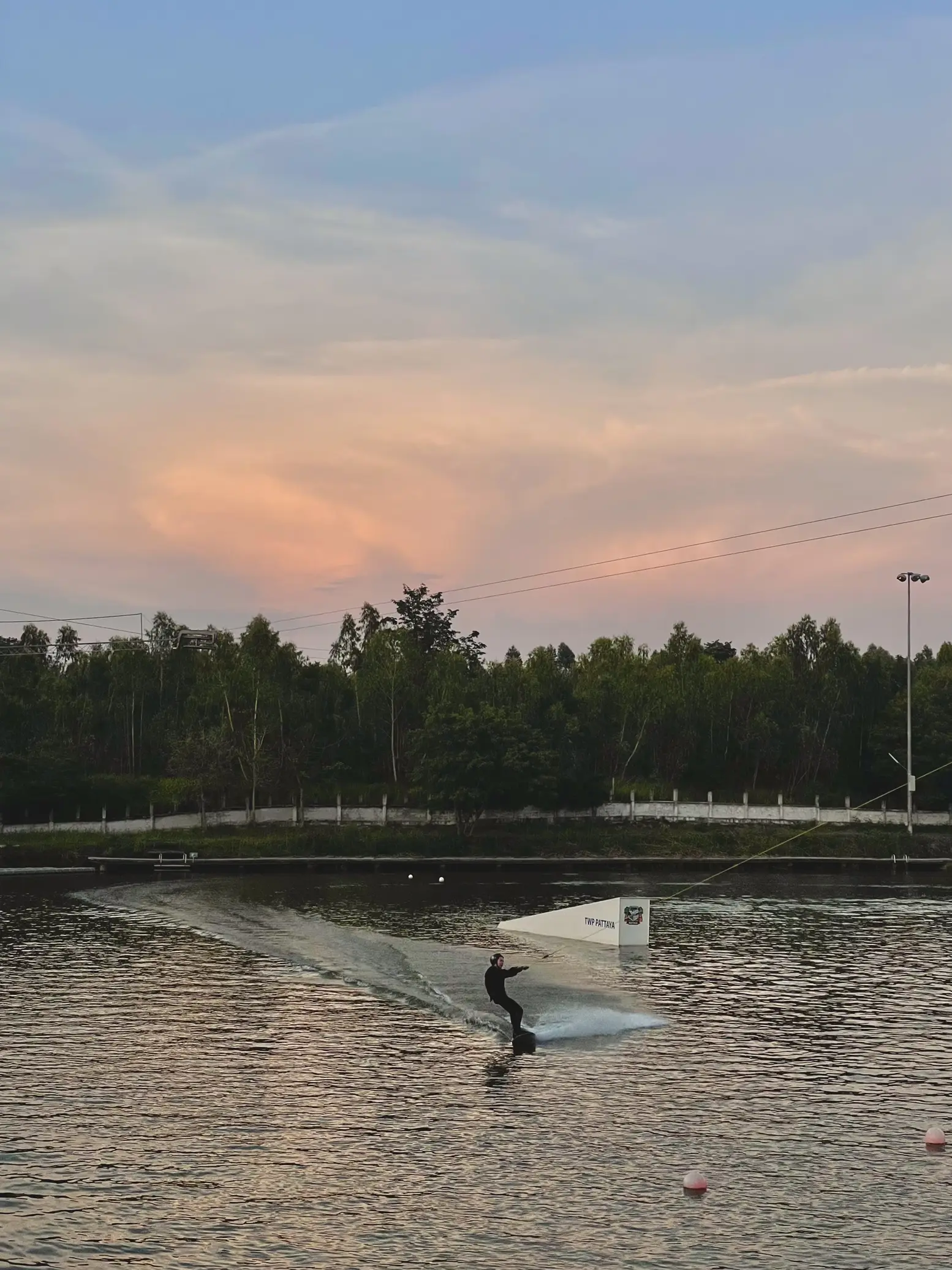 มาลองเล่นนนน WAKE BOARD first time 🫣💪🏻🌊 | แกลเลอรีที่โพสต์โดย primparina | Lemon8