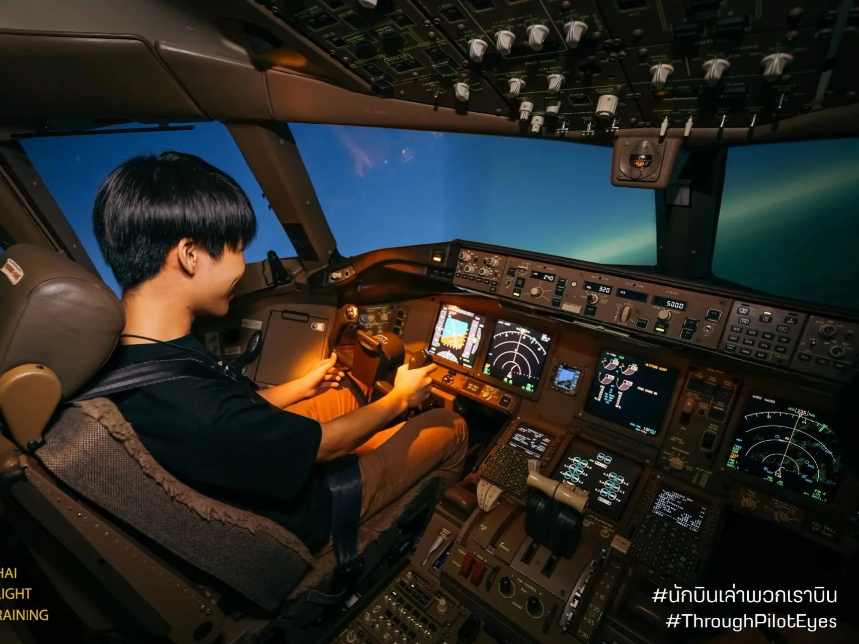 Let's drive the Airbus A380 Boeing B777. | Gallery posted by Turn Jetrider | Lemon8