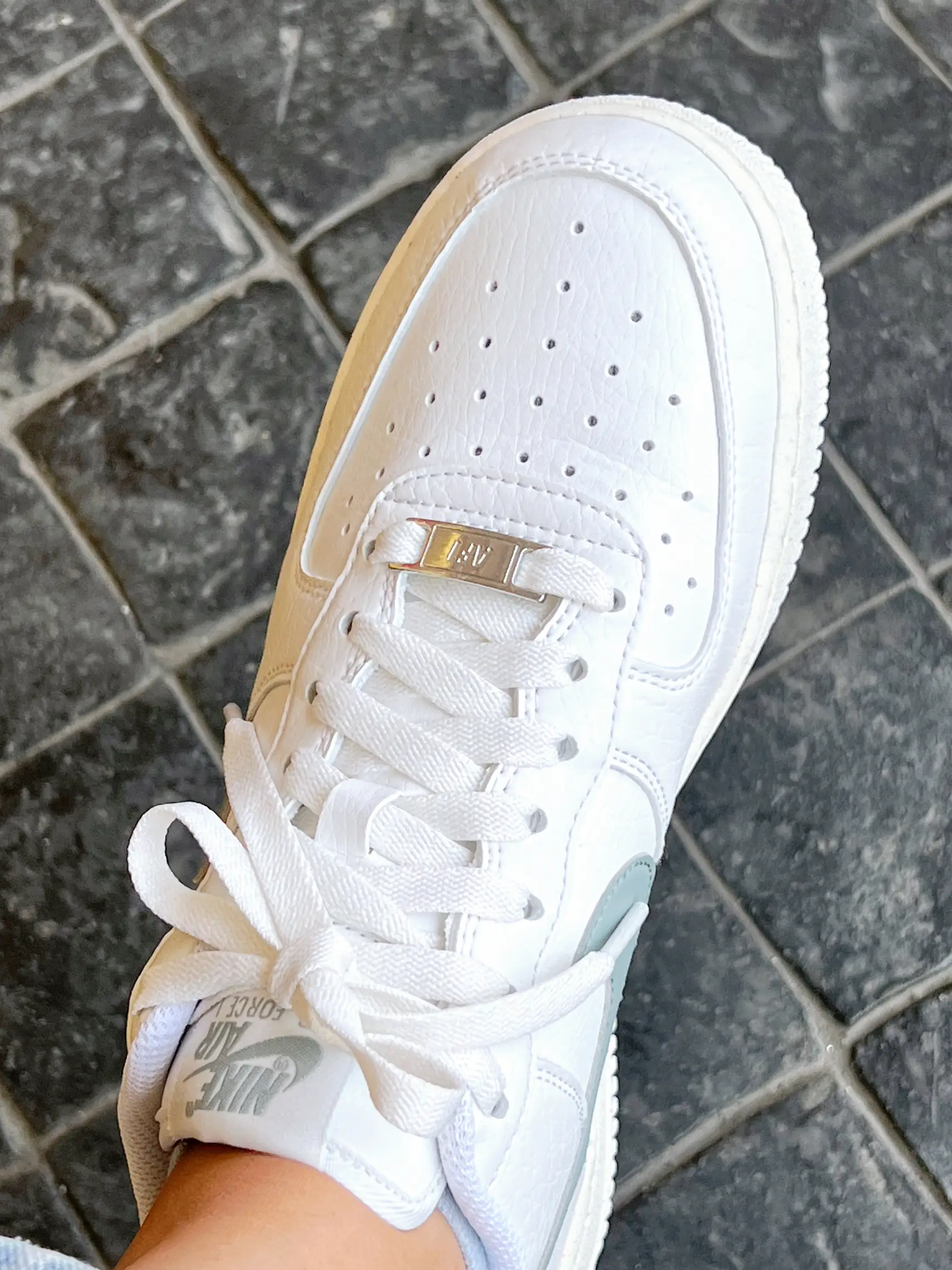 Unbox Nike AF 1 | แกลเลอรีที่โพสต์โดย Belle | Lemon8