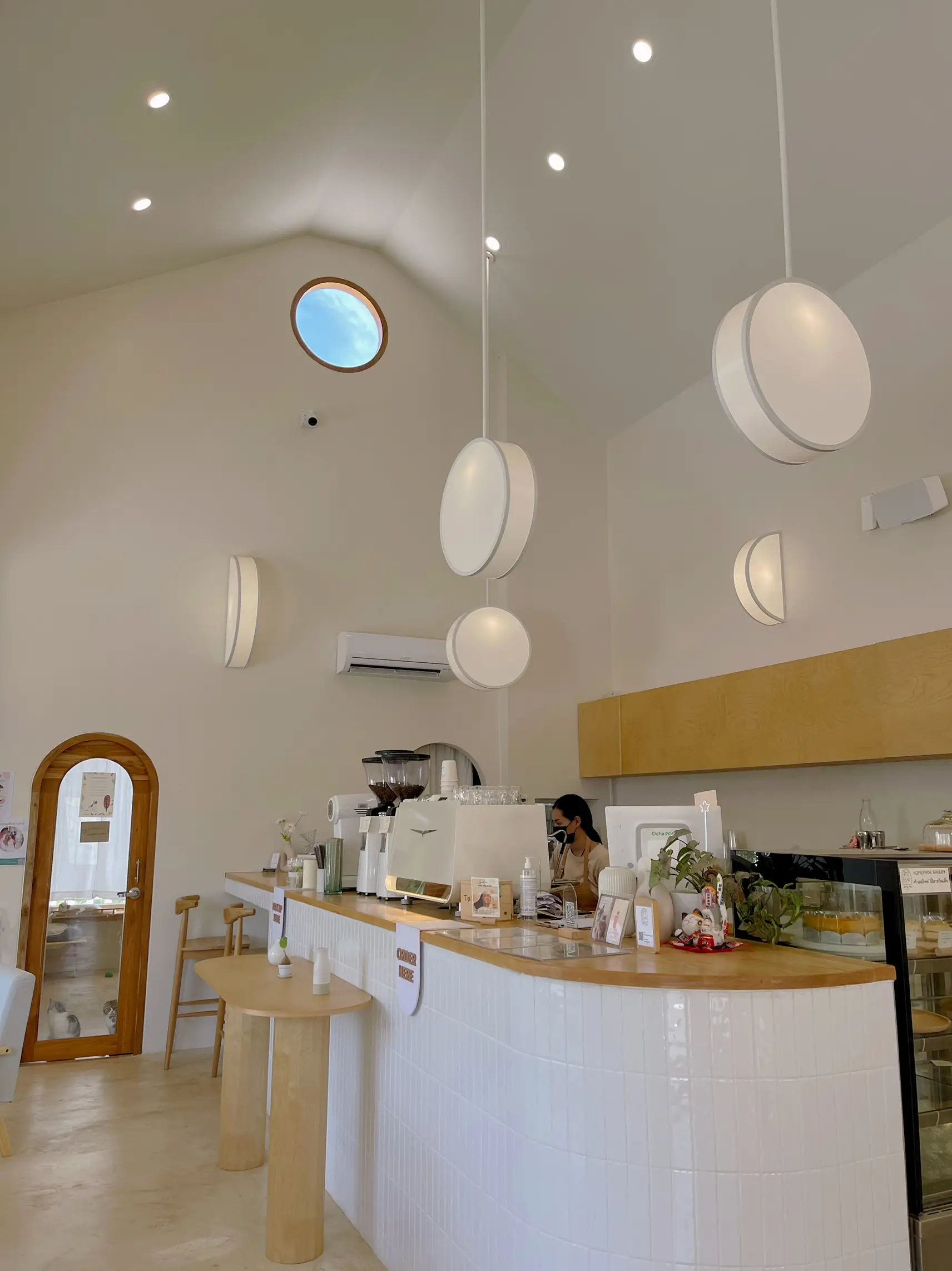 คาเฟ่แมว // เกาหลีเกาใจ “Spring day Cafe” | Rayong🐱💞 | แกลเลอรีที่โพสต์ ...