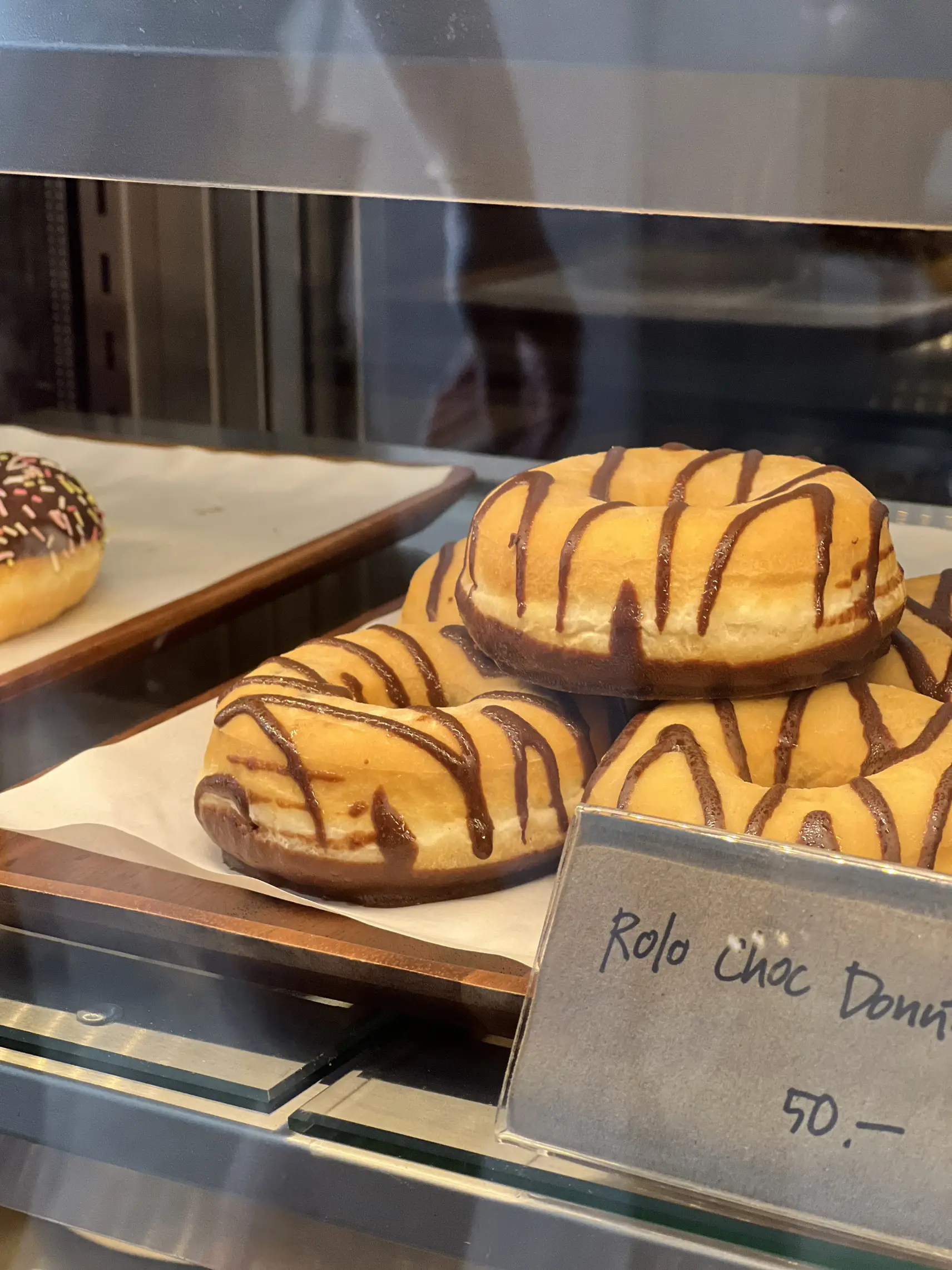 📍TEMP coffee - gallery - studio | แกลเลอรีที่โพสต์โดย 🤎 | Lemon8