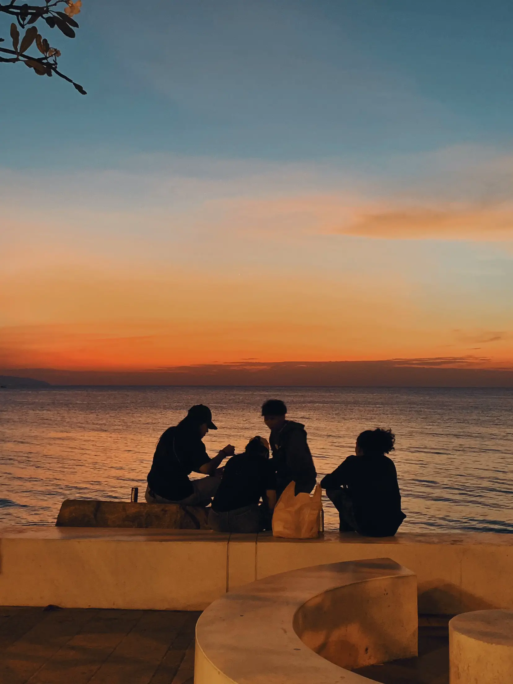 Sunset พระอาทิตย์ตกในฤดูหนาว 🌤️ | แกลเลอรีที่โพสต์โดย Nivarin.kt | Lemon8