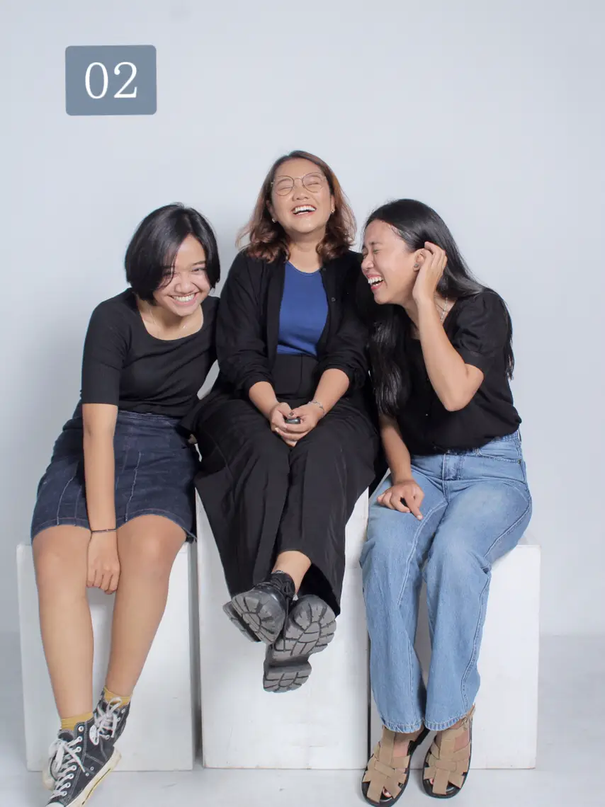 Pose Ideas With Friends : at Photo Studio | Gallery posted by ...