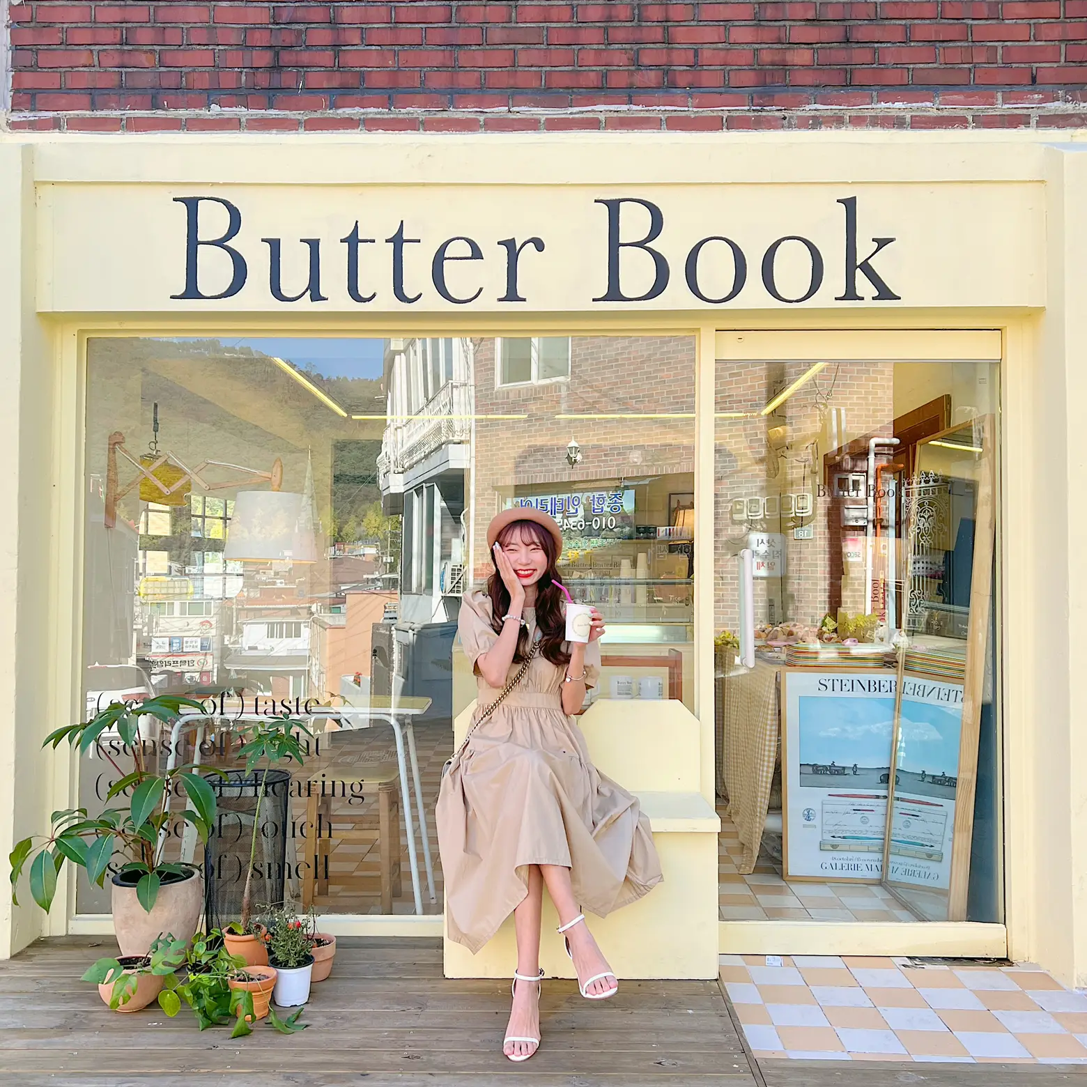 Butterbookคาเฟ่สีเหลืองสุดคิ้ว | แกลเลอรีที่โพสต์โดย Porschary | Lemon8