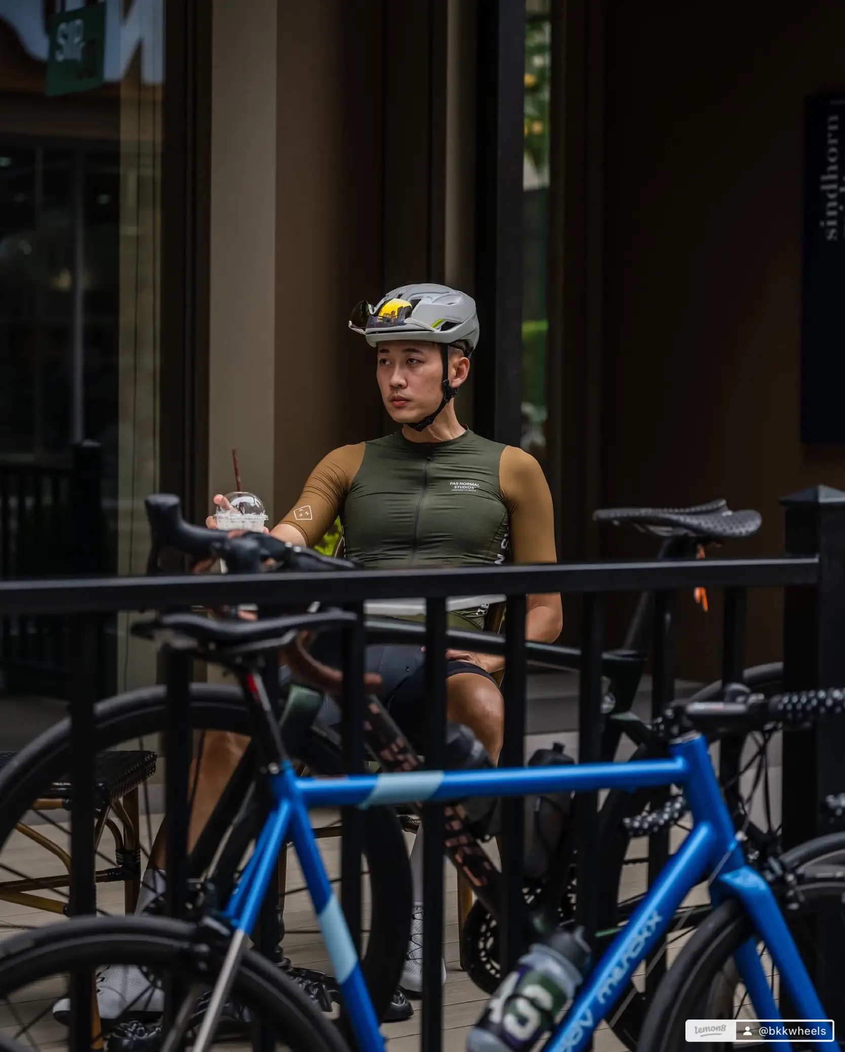 9 กระบวนท่าหน้ากล้อง ของหนุ่มนักปั่น | แกลเลอรีที่โพสต์โดย BKKWheels | Lemon8