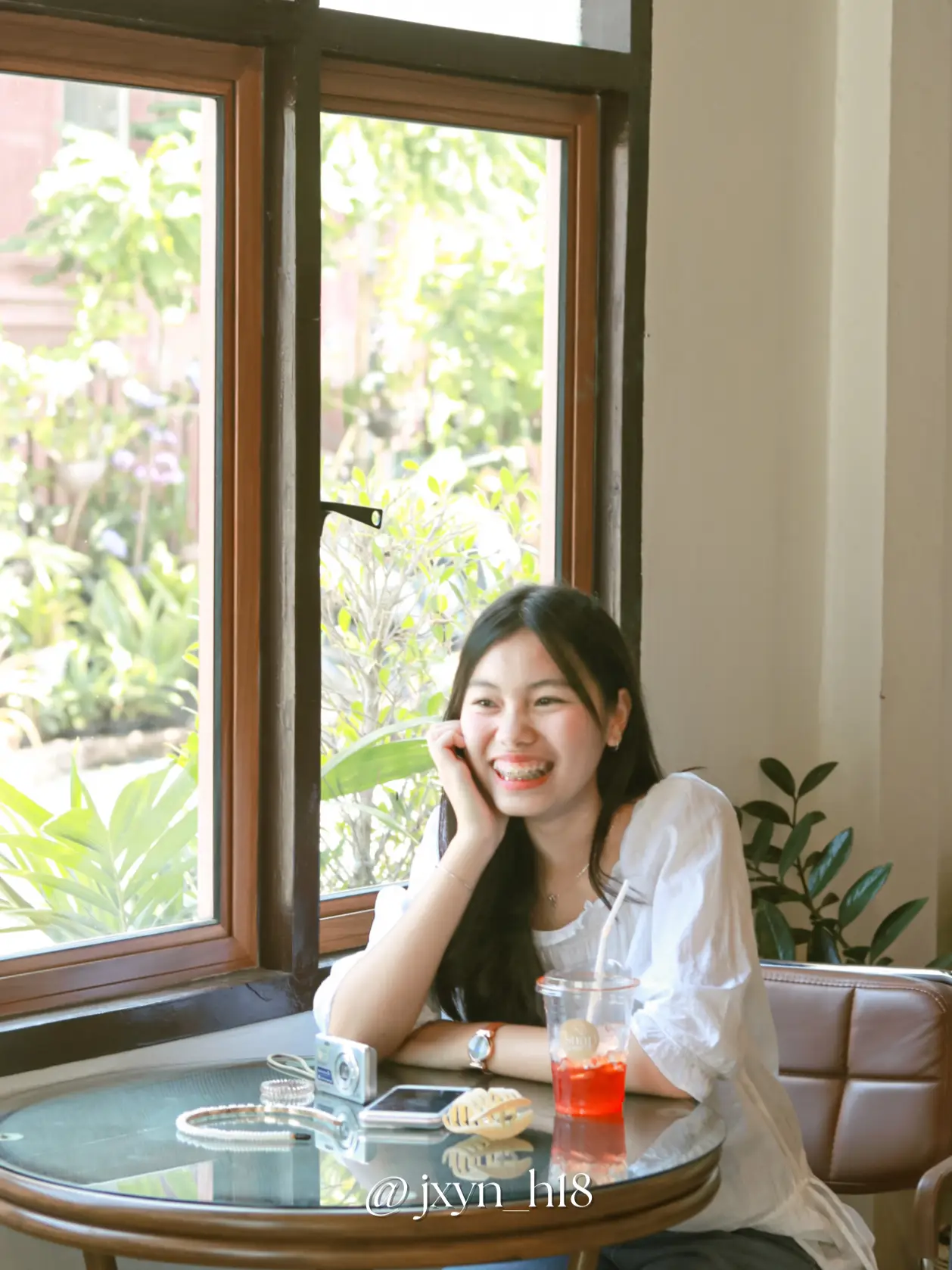 Cafe in Roi Et •คาเฟ่ลับที่ไม่ลับ สไตล์โฮมมี่สุดๆ•🥤 | แกลเลอรีที่โพสต์โดย Jaru | Lemon8